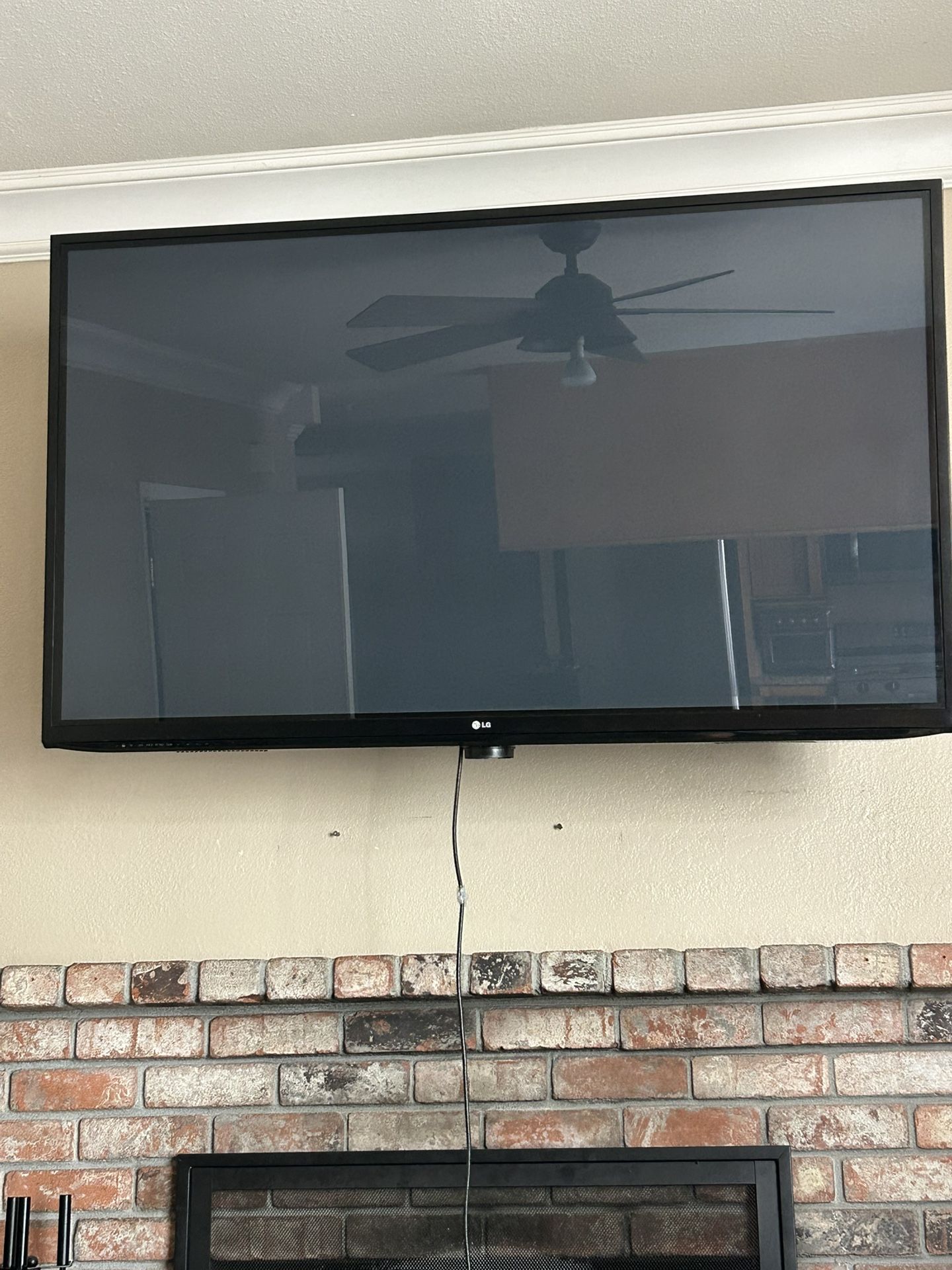 60” LG Flat Screen TV With Remote for Sale in Gilroy, CA - OfferUp