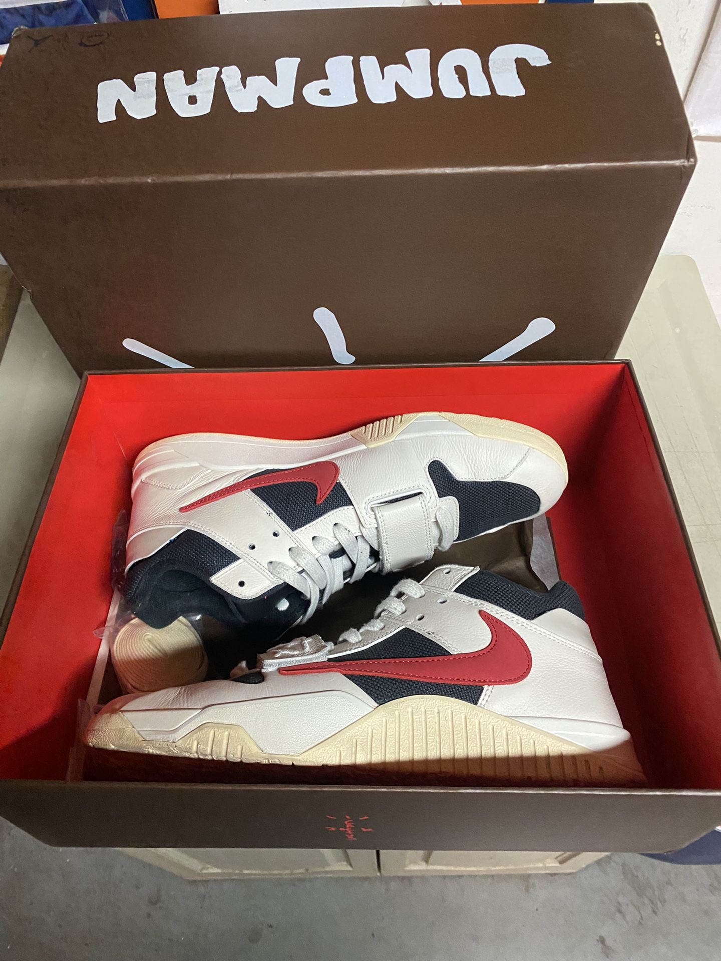 Travis Scott Jumpman Size 11 for Sale in Albuquerque, NM - OfferUp