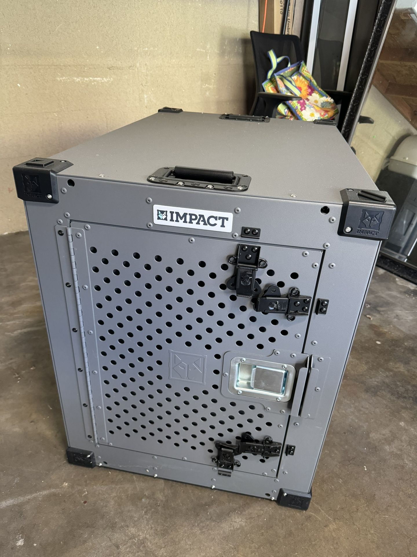 Impact High Anxiety Dog Crate for Sale in Montrose, CA - OfferUp
