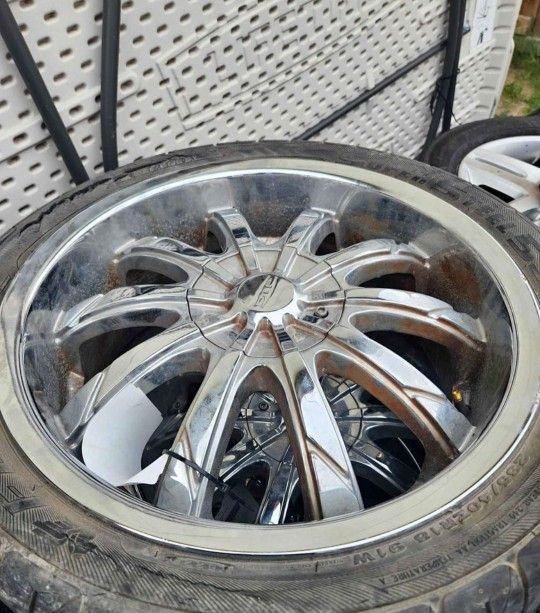 18 inch Chrome Rims 5 Lug Universal for Sale in Las Vegas, NV - OfferUp