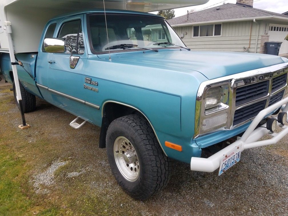 1991 Dodge Ram 250 for Sale in Puyallup, WA - OfferUp