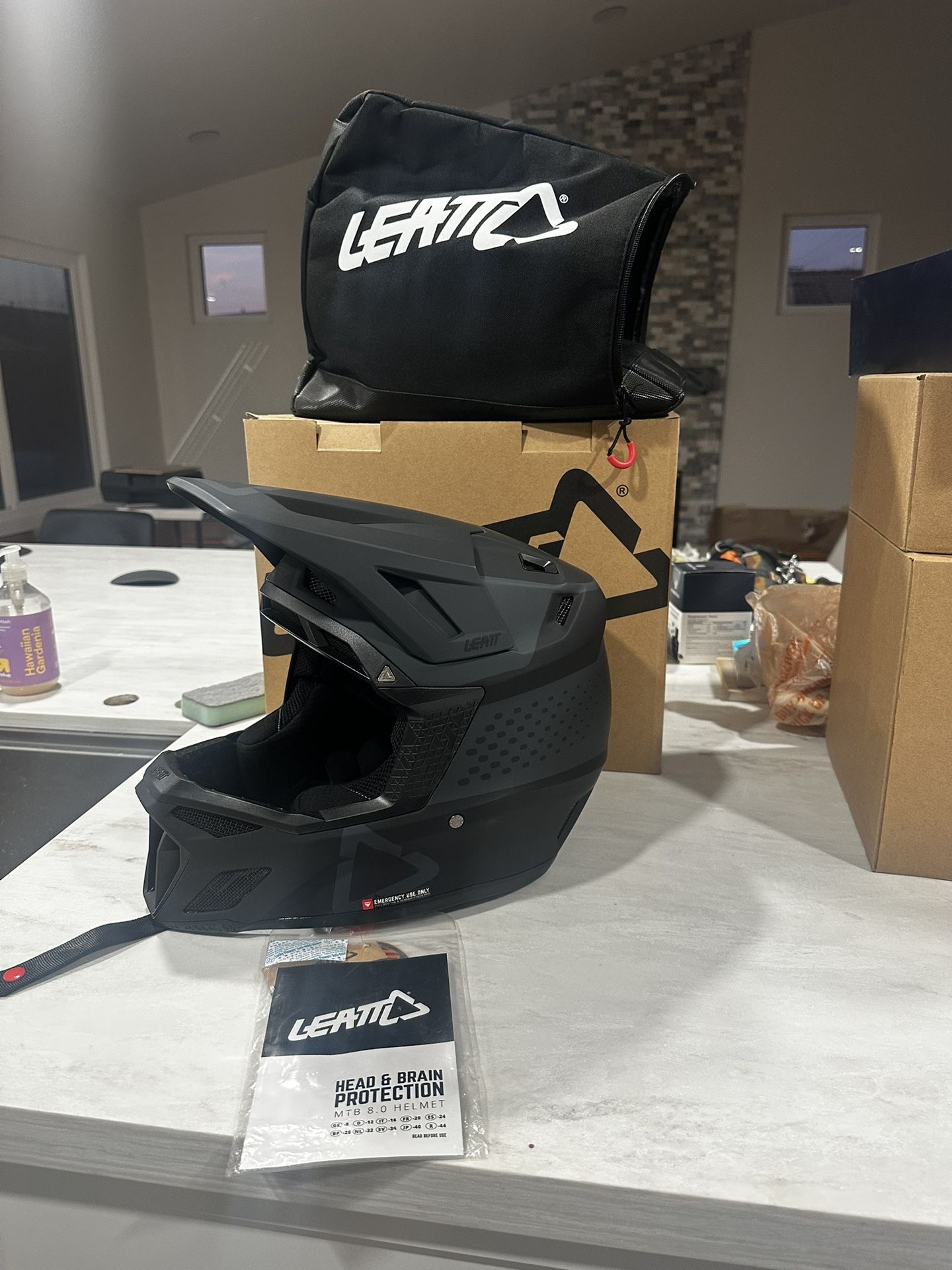 Leatt 8.0 MTB Helmet for Sale in Bloomington, CA - OfferUp