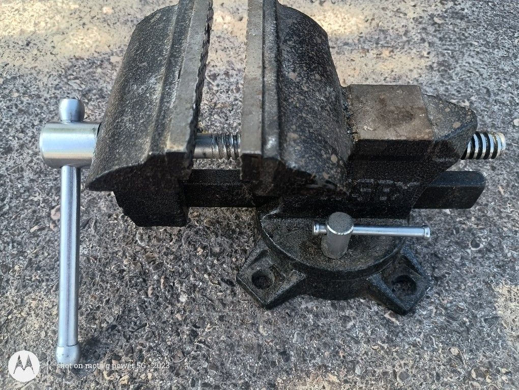Bench Vise for Sale in Las Vegas, NV - OfferUp