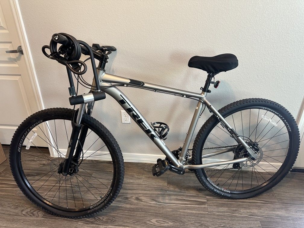 Trek Mountain Bike - Rode Twice for Sale in Phoenix, AZ - OfferUp