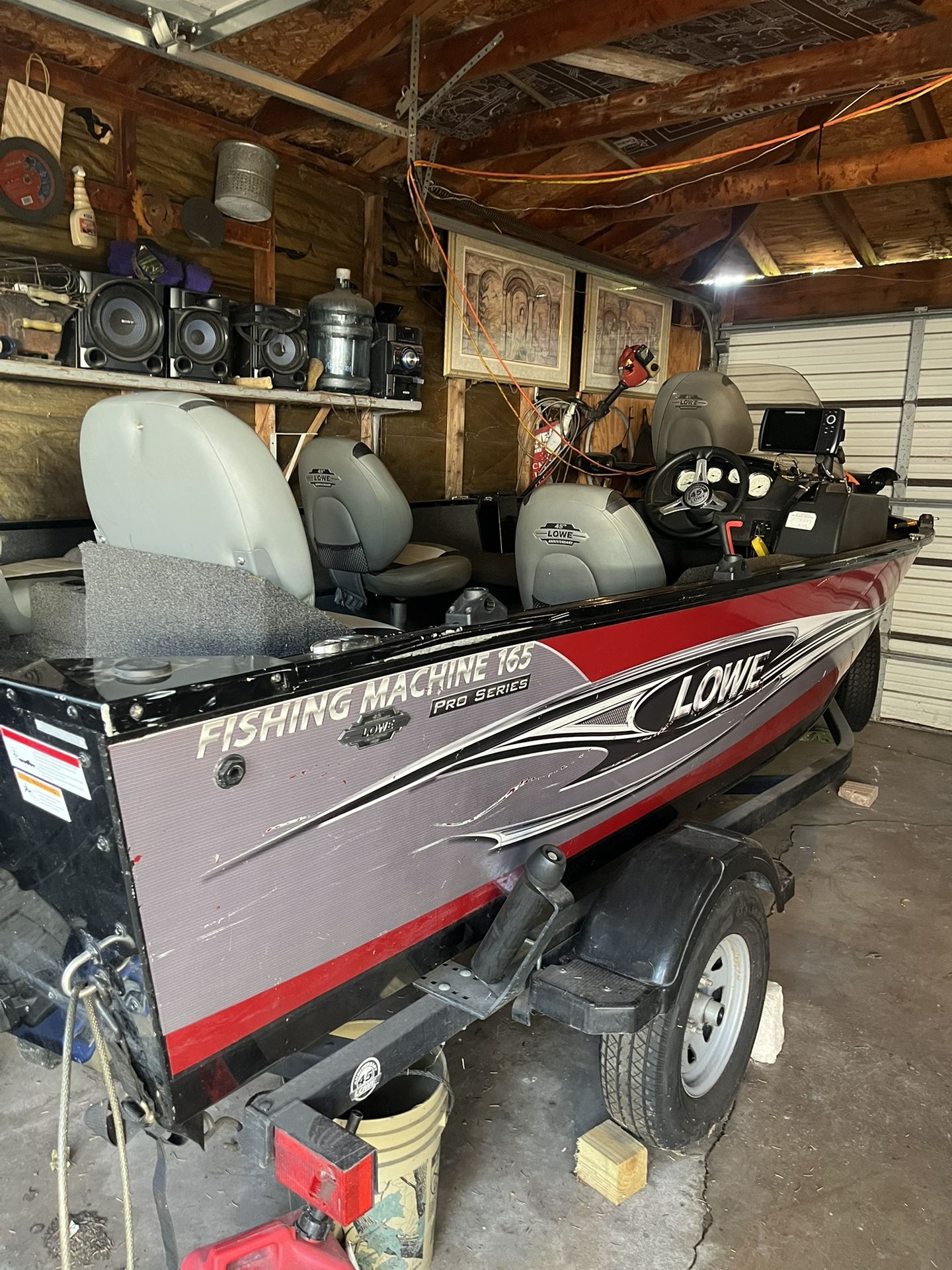 2016 16 Foot Lowe Fishing Boat Seat Six People for Sale in Chicago, IL ...