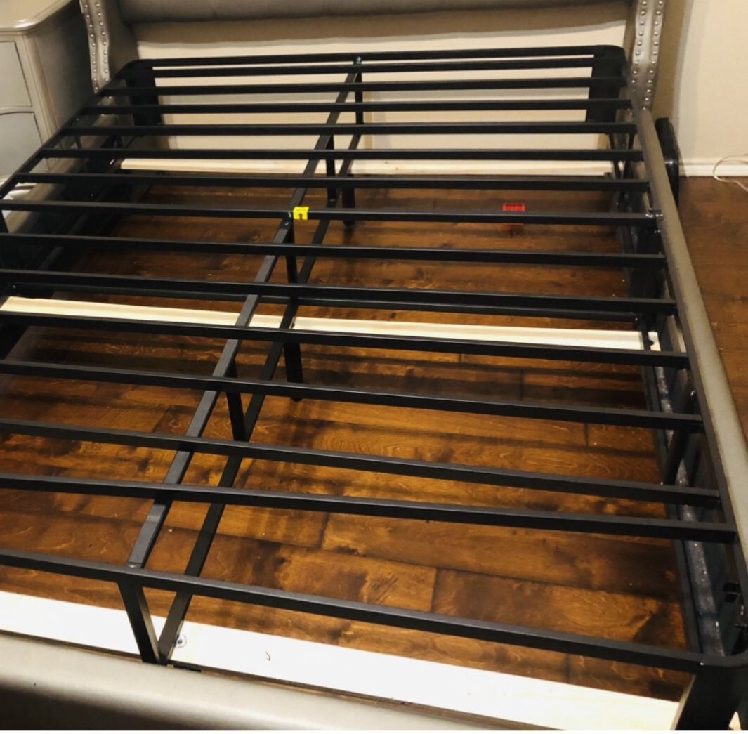 Queen Metal Box Spring With Cover for Sale in Fort Worth, TX - OfferUp
