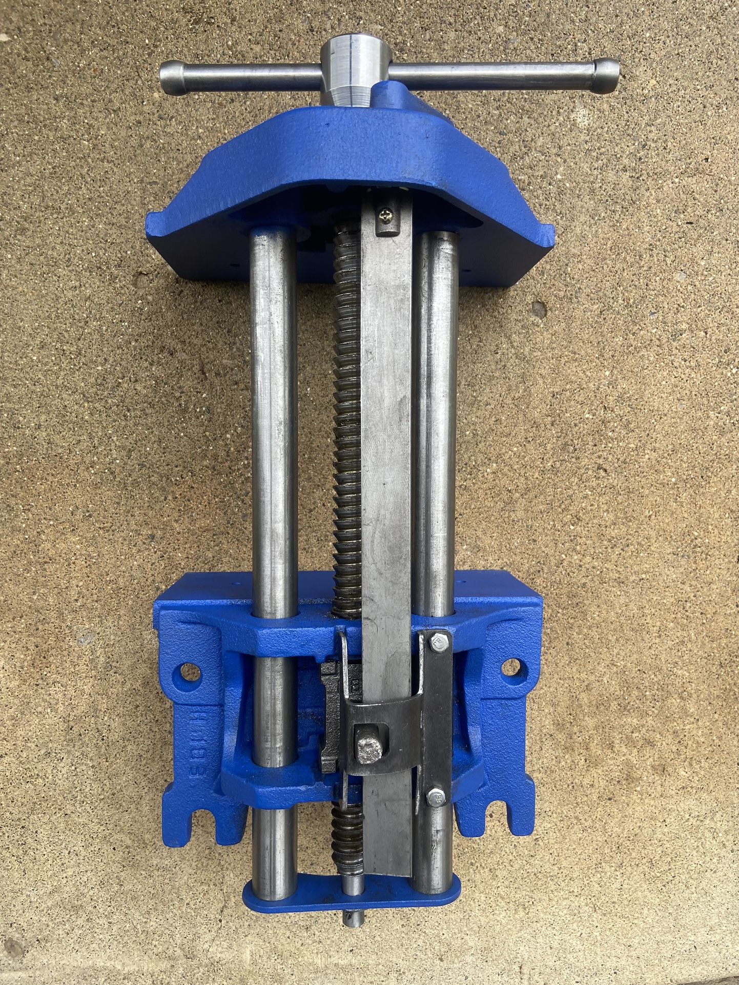 WESTWARD Light Duty Woodworking Vise, 10-1/2"Jaw Width, 10D724 for Sale ...