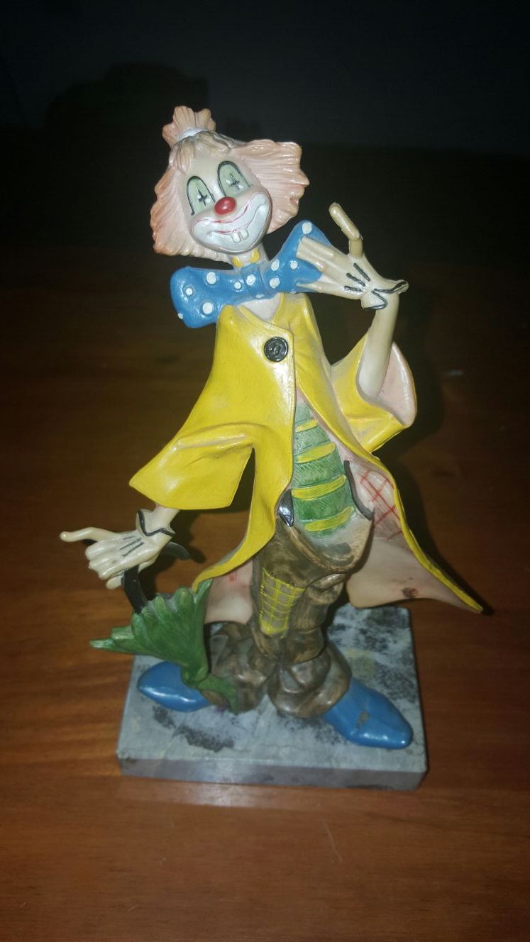 Killer Clown Statue
