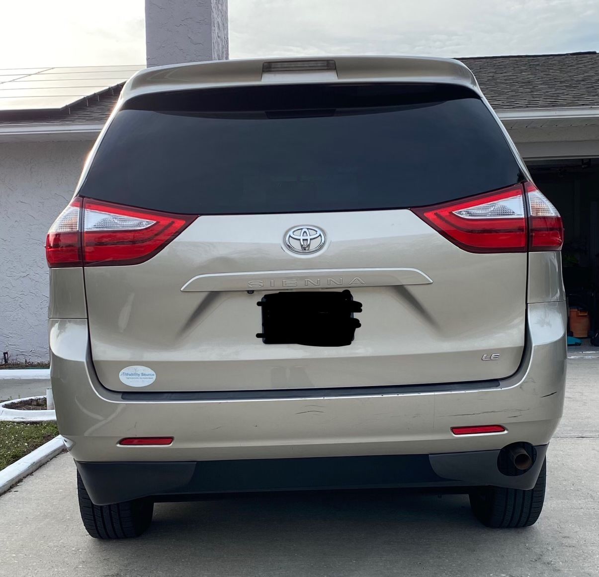 2015 Toyota Sienna for Sale in Sarasota, FL - OfferUp