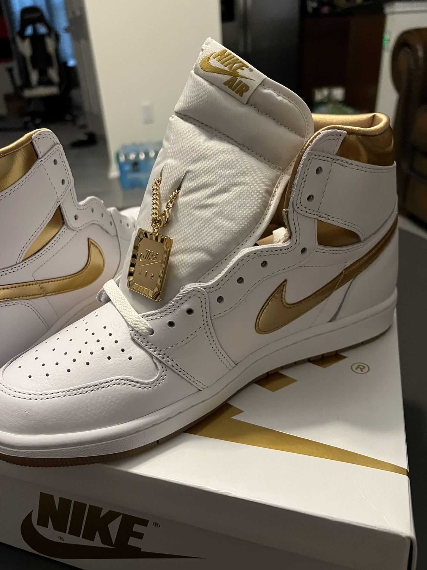 Jordan 1 Metallic Gold for Sale in Round Rock, TX - OfferUp