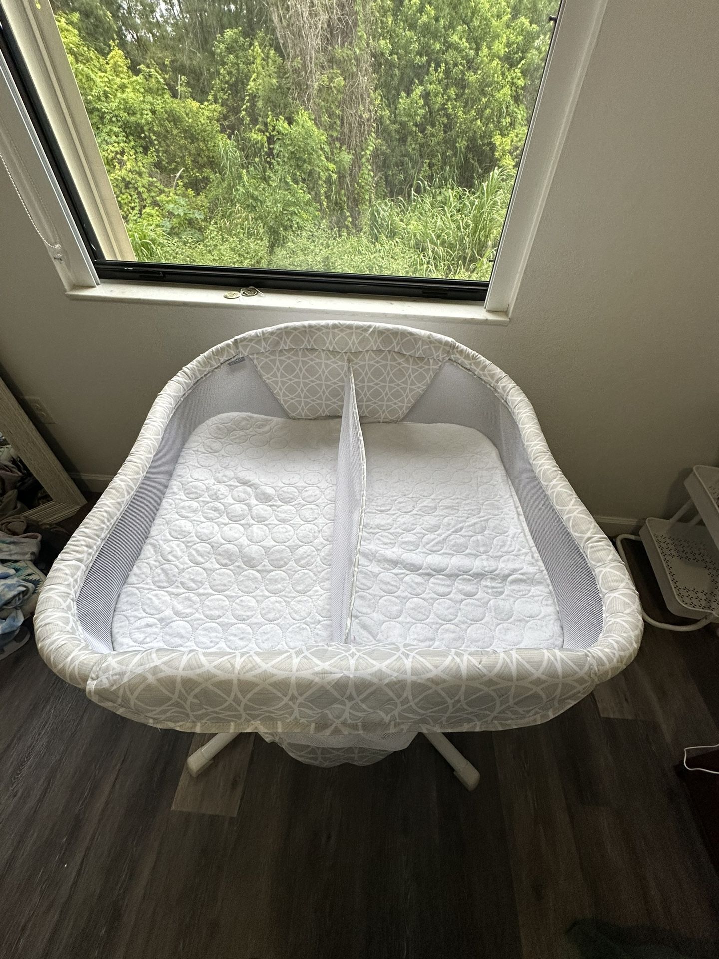 Twin Bassinet for Sale in Miami, FL - OfferUp