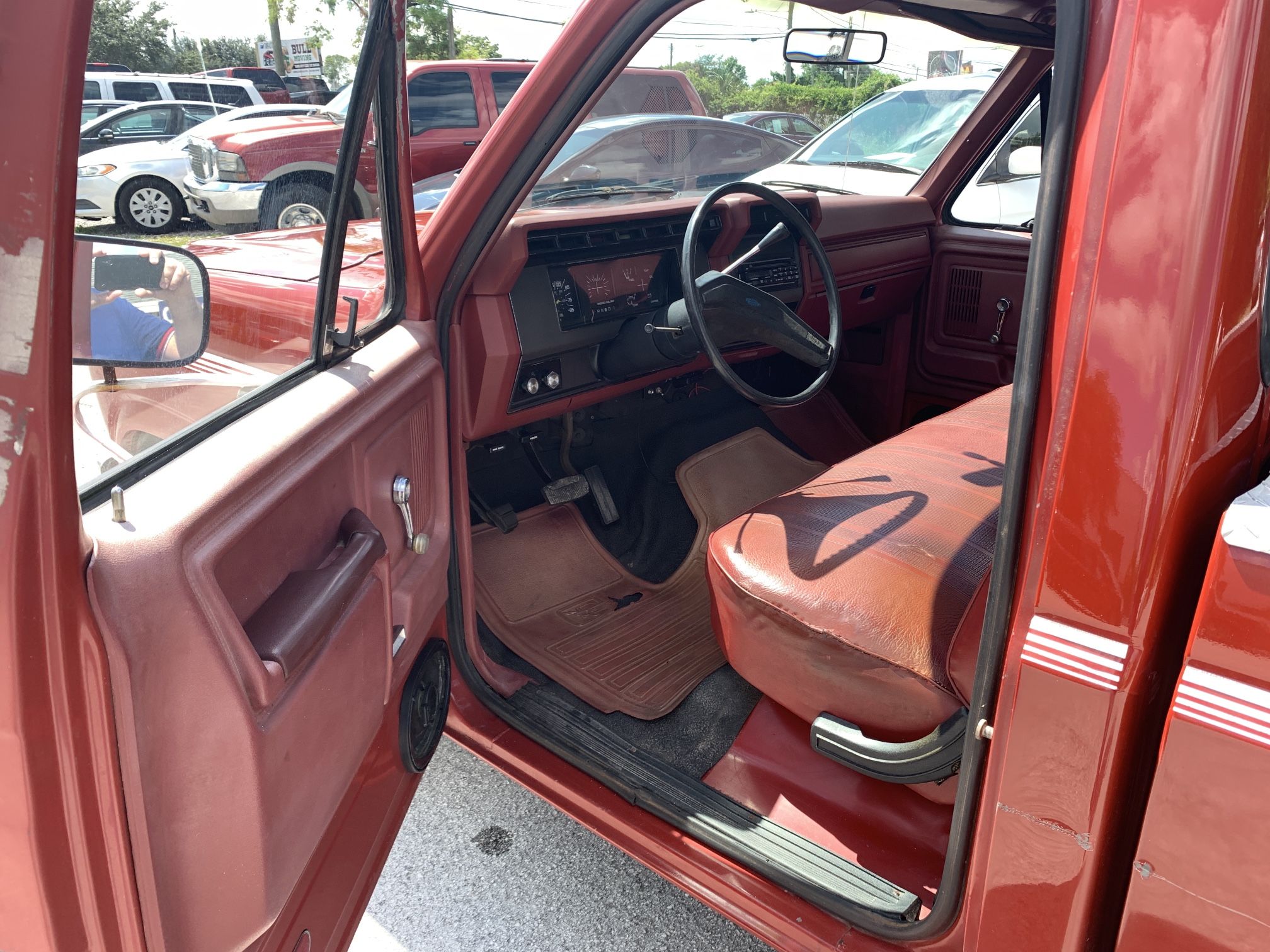1984 Ford F150 Interior