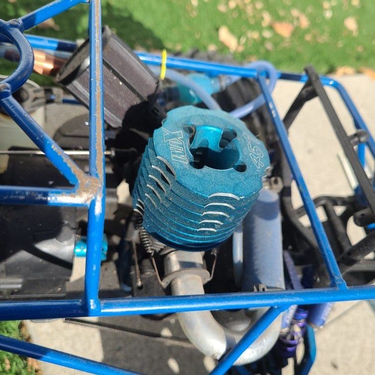 Team Associated MGT monster Truck Nitro Rc for Sale in Los Angeles, CA ...