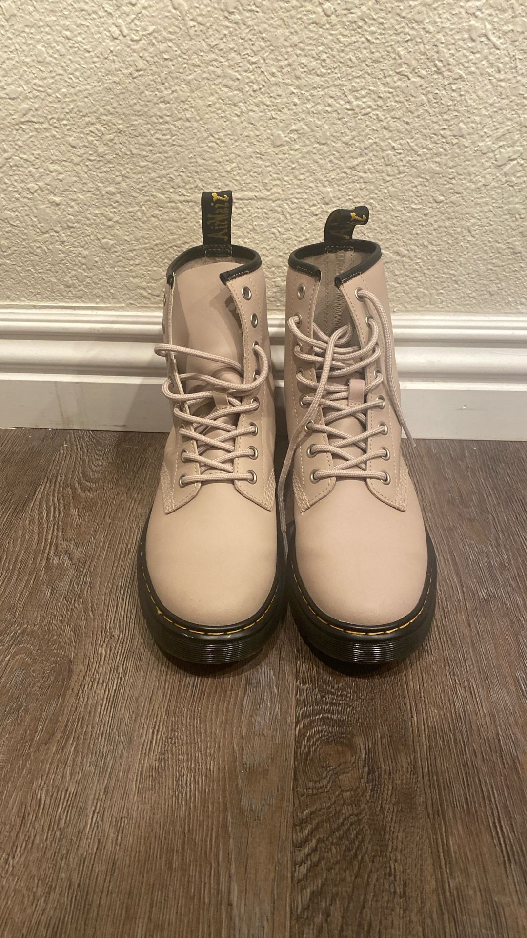 Doc Marten Zavala boot for Sale in Riverside, CA - OfferUp