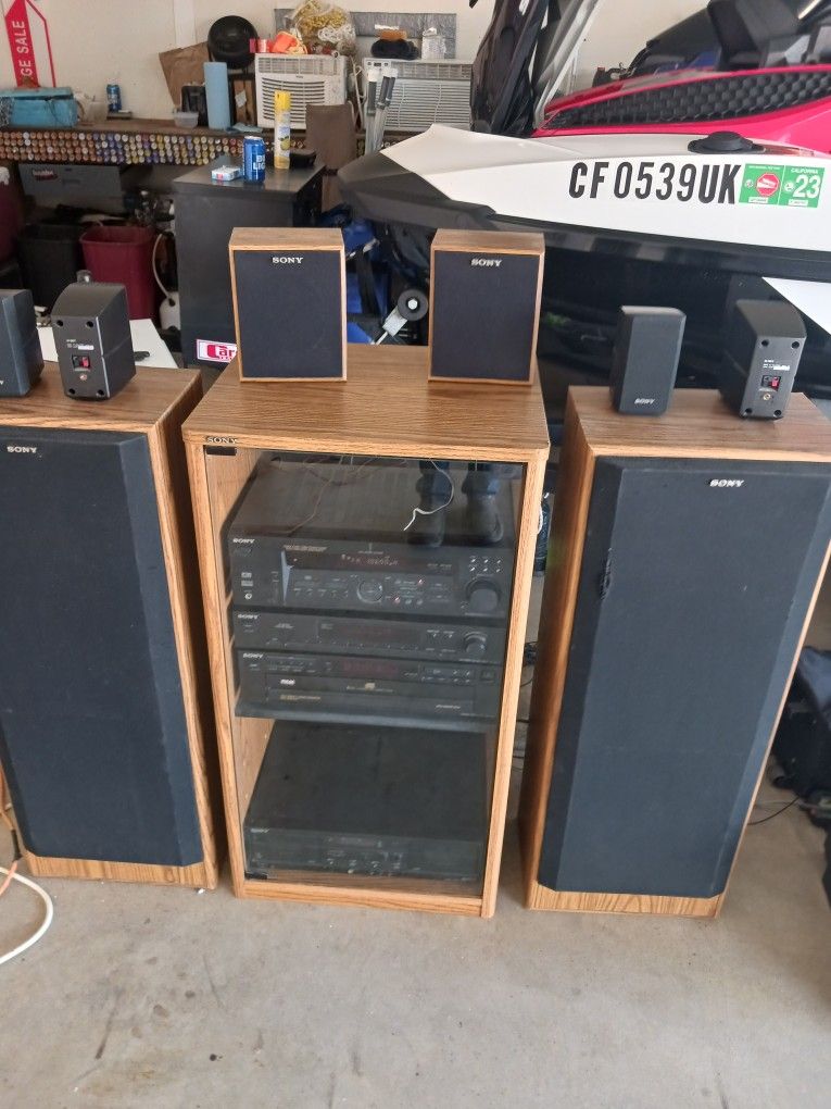 Sony Cabinet Stereo 12 Pieces. for Sale in Yucca Valley, CA - OfferUp