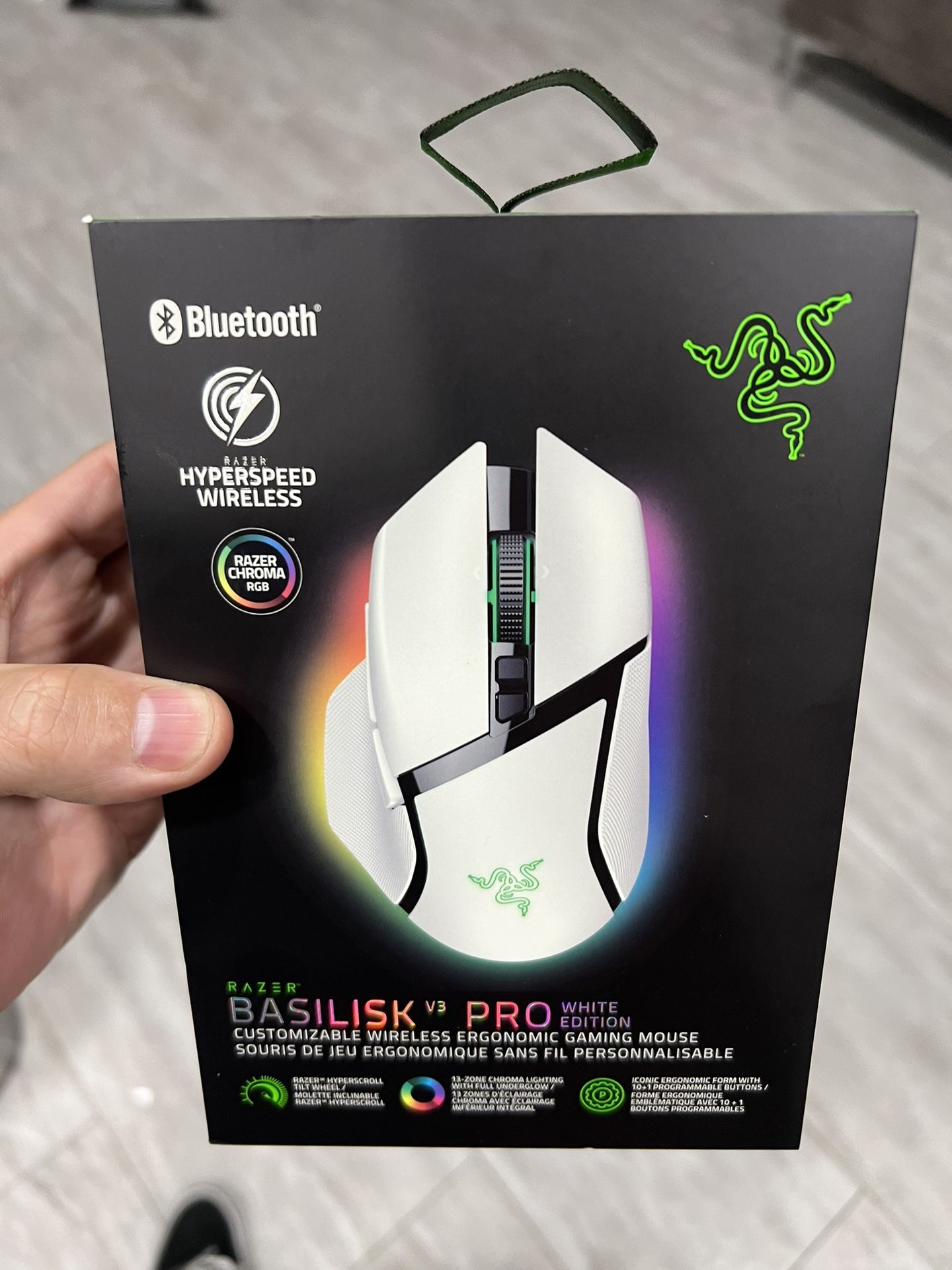 Razer Basilisk v3 Pro White Edition Mouse for Sale in Las Vegas, NV ...