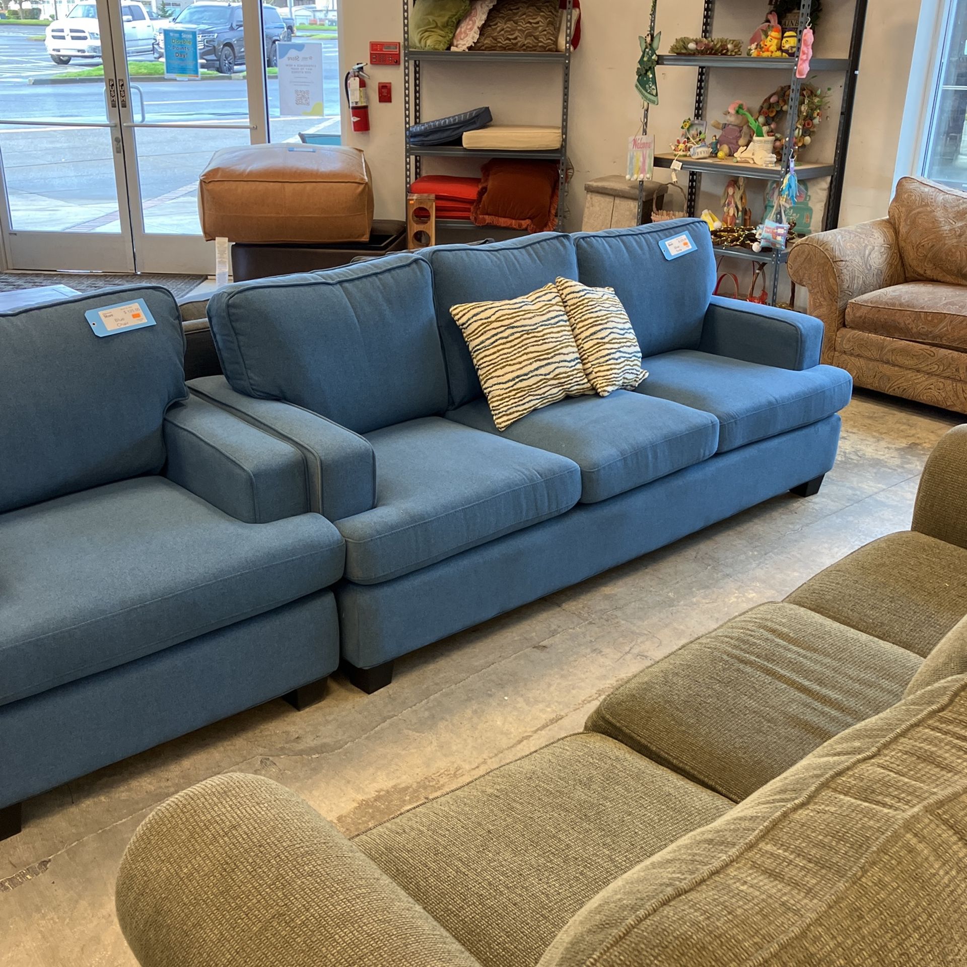 Blue Sofa for Sale in Puyallup, WA - OfferUp