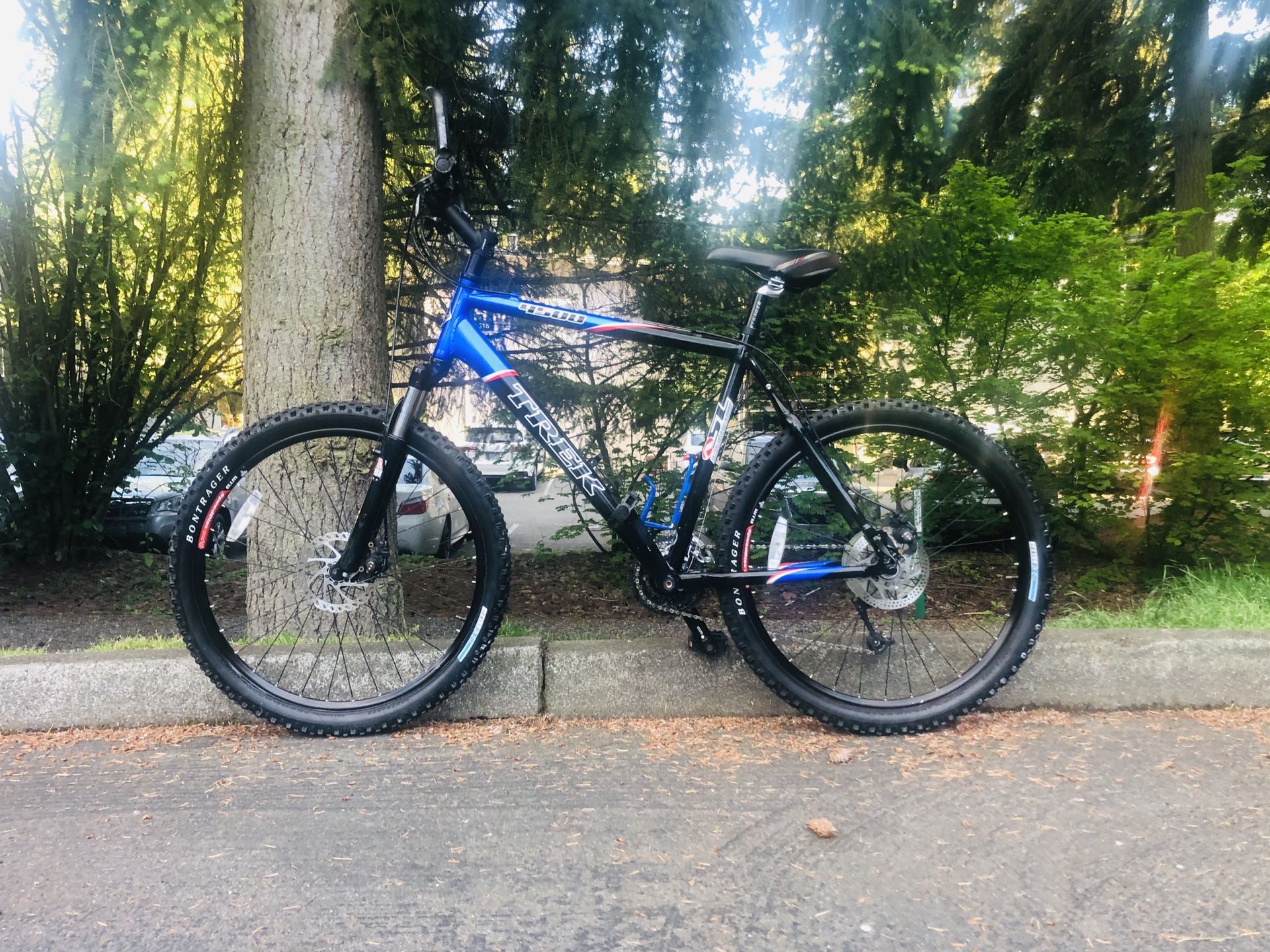 **TREK 4500 MOUNTAIN BIKE** for Sale in Redmond, WA - OfferUp