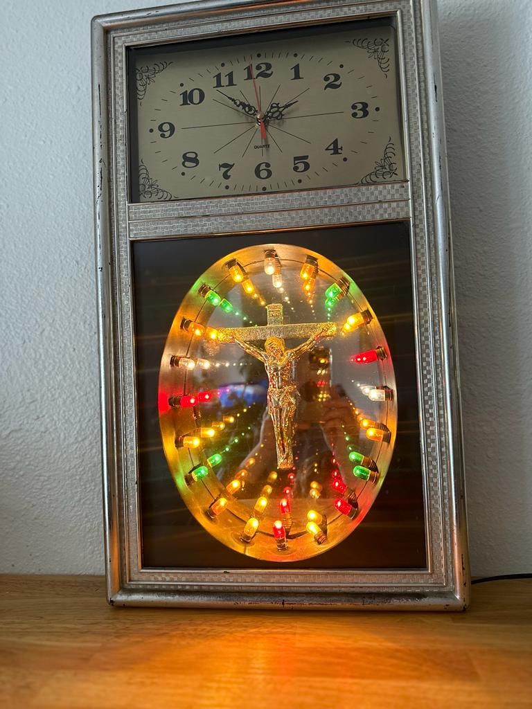 Vintage Light Up Jesus Clock for Sale in Carlsbad, CA - OfferUp