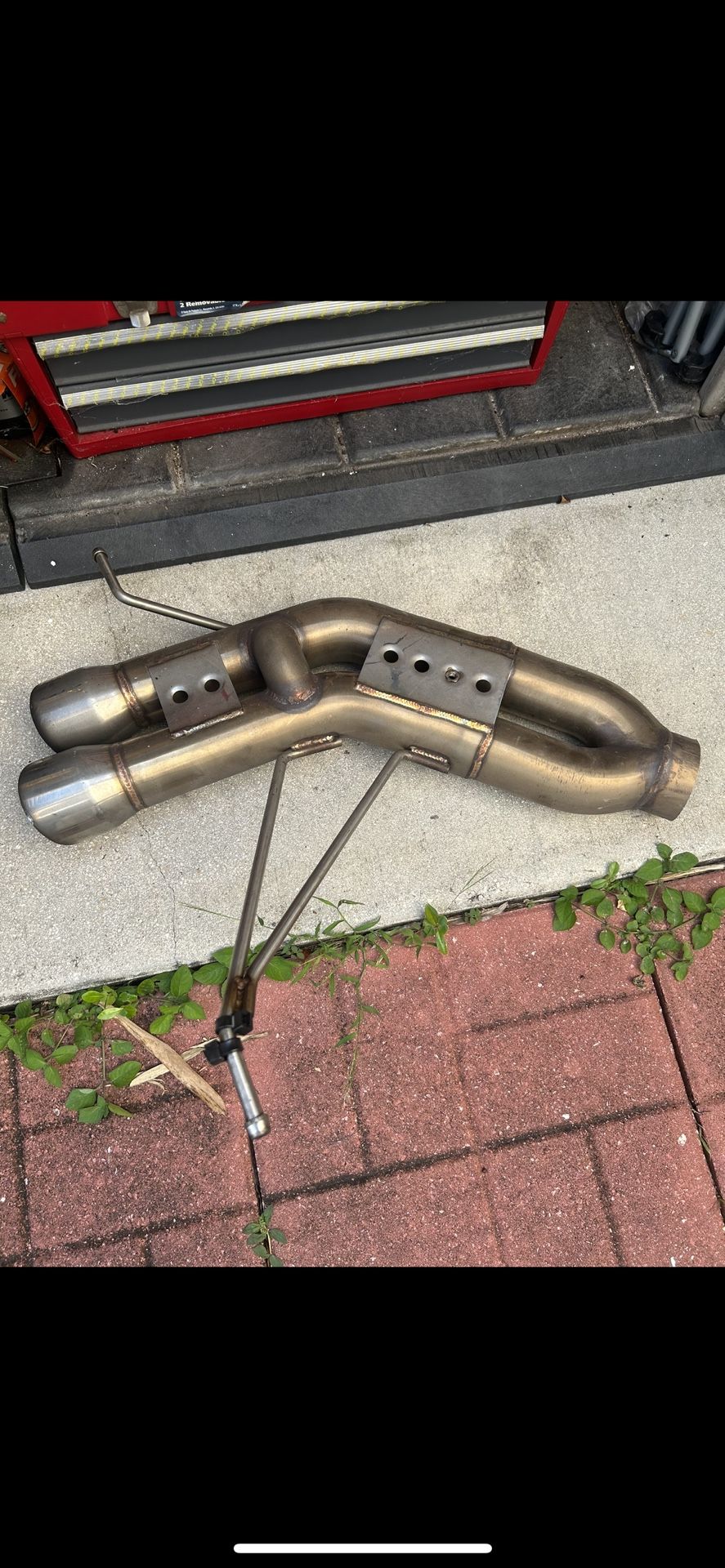 Exhaust Straight Pipe With Dual Tips for Sale in Medley, FL - OfferUp
