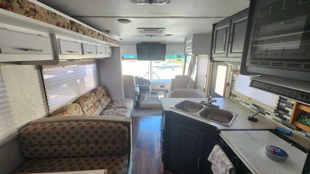 2000 Georgetown Forest River M-325s for Sale in Las Vegas, NV - OfferUp