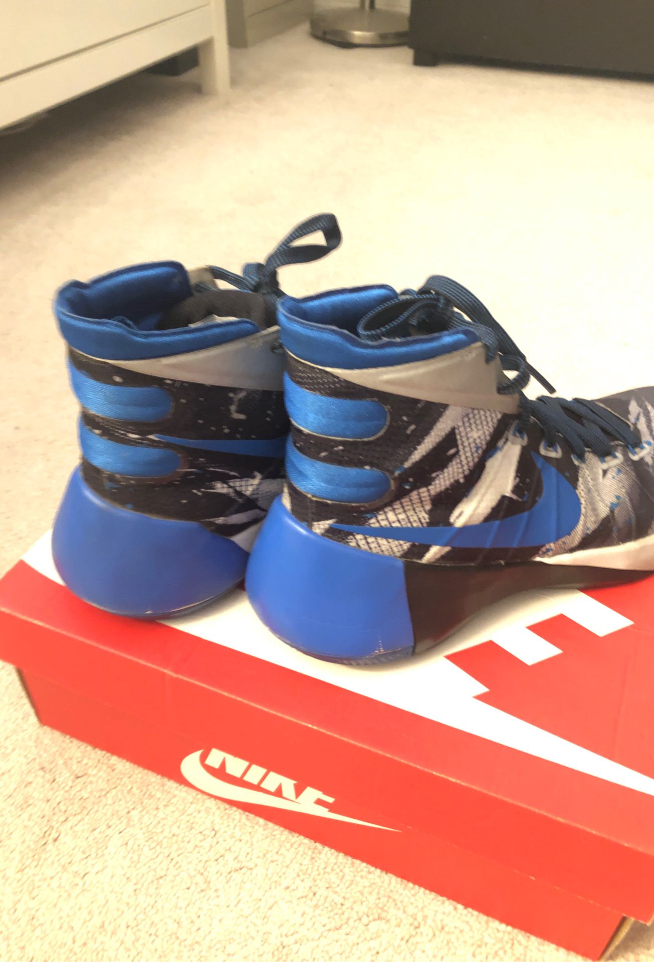 Used Nike 2015 Hyperdunk size 9.5 still in good condition for Sale in ...