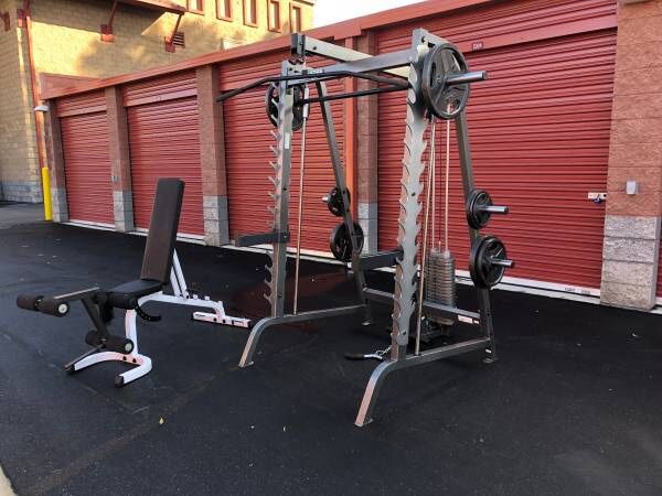 Parabody smith machine w/ upper & lower pulley system, bench & weights ...