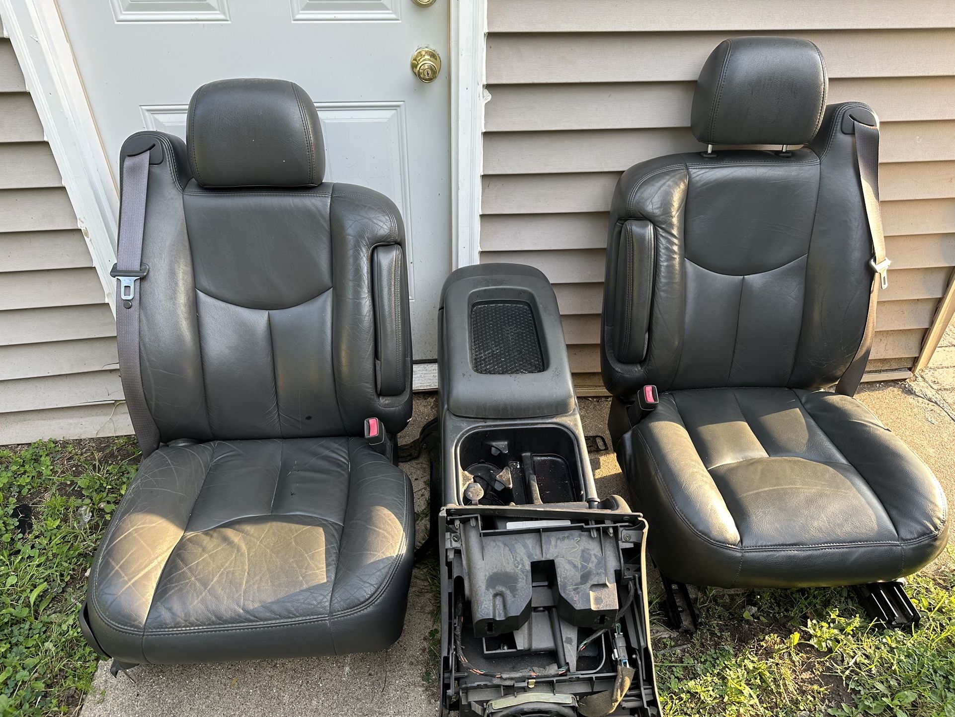 99-06 Gm Interior for Sale in Homer Glen, IL - OfferUp