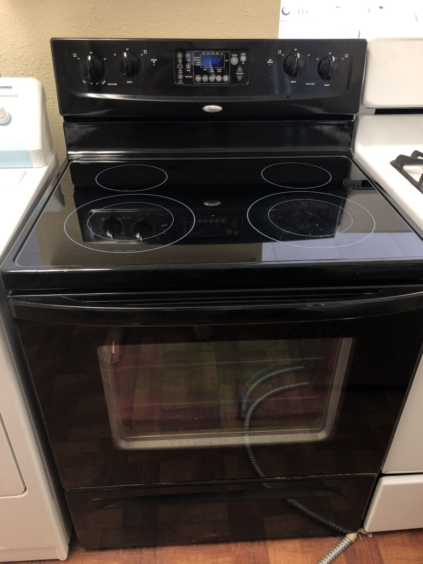 Whirlpool electric stove for Sale in Houston, TX - OfferUp