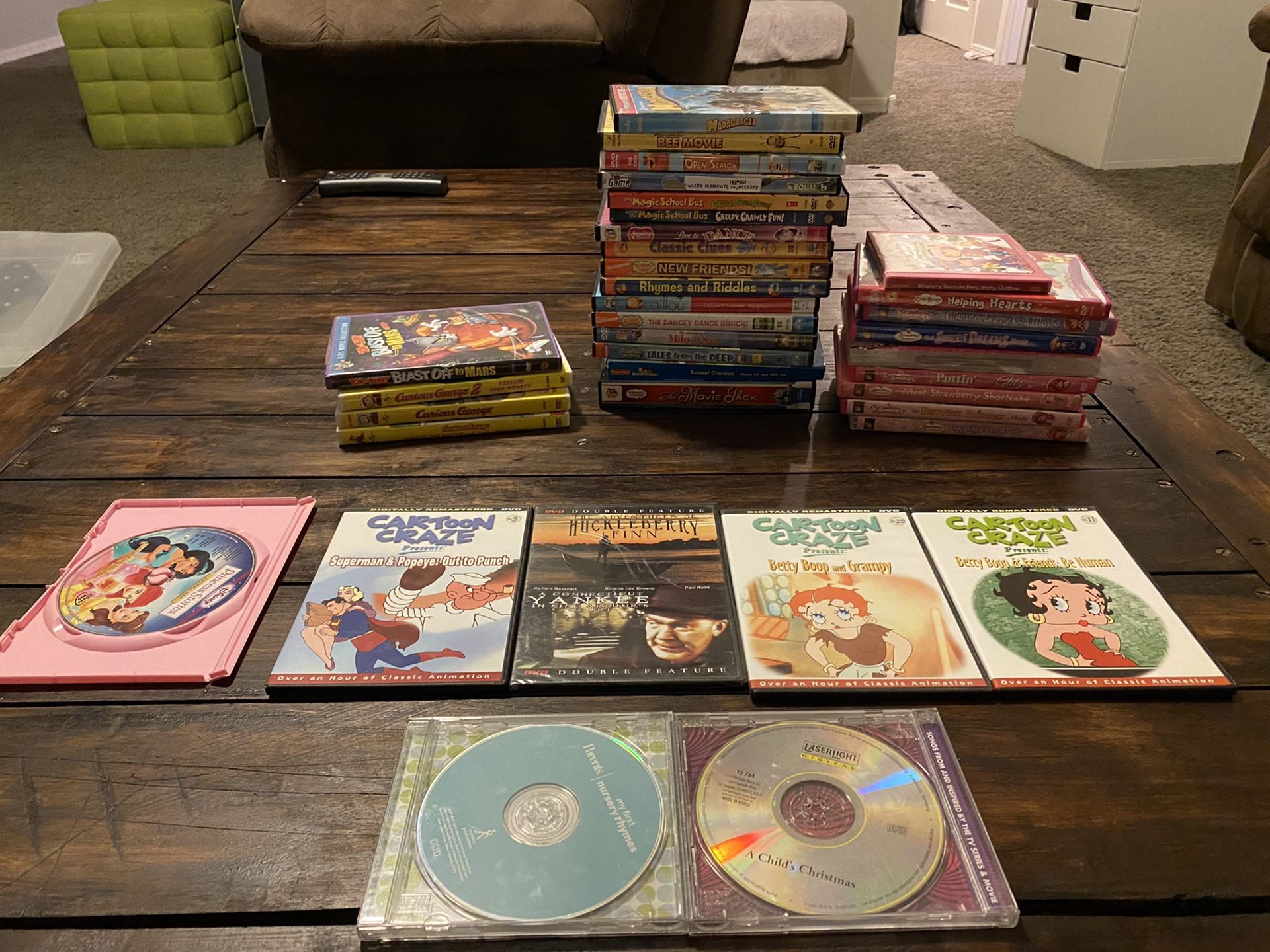 Lots of kids dvds for Sale in Queen Creek, AZ - OfferUp