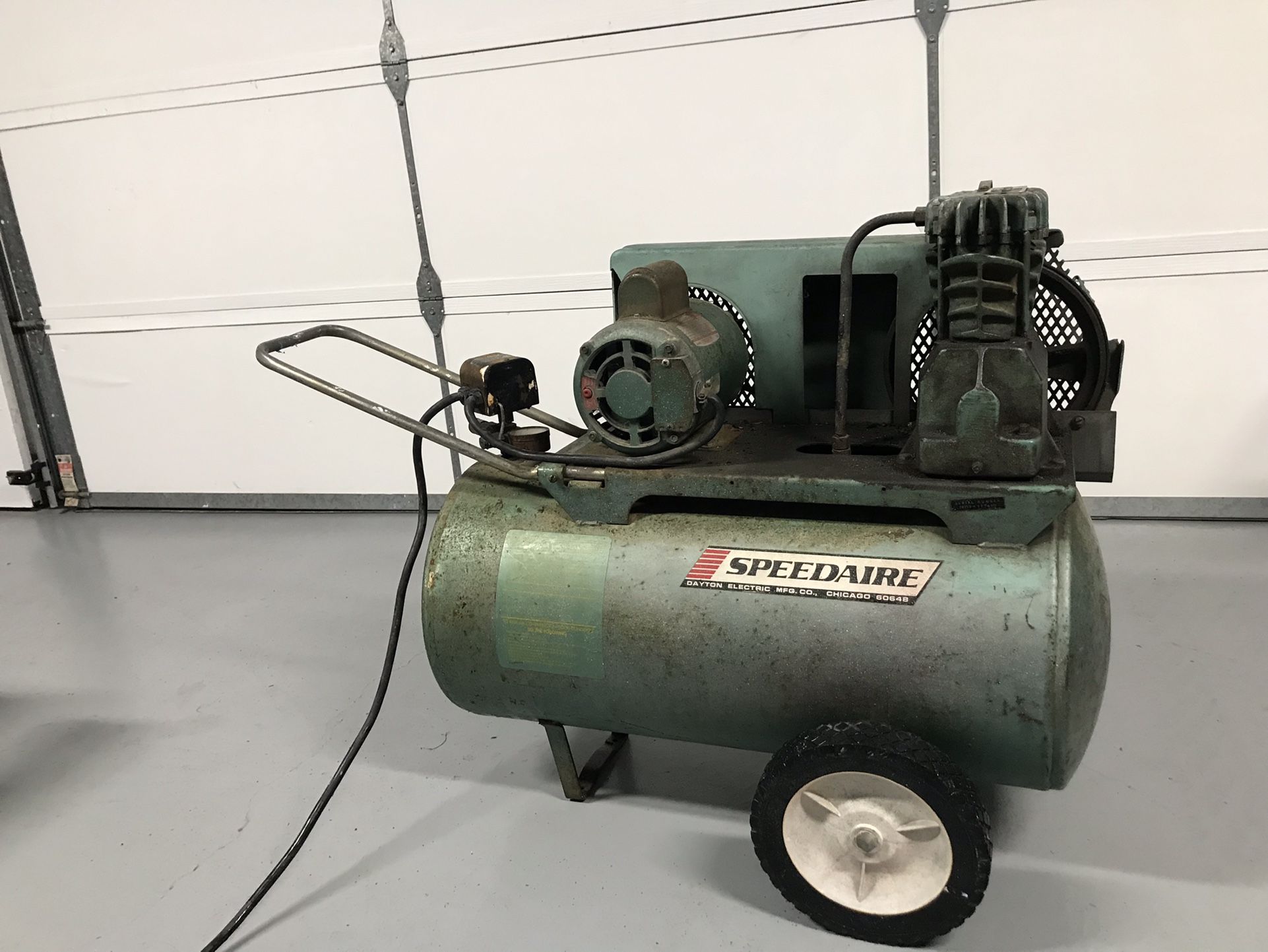 20 Gallon 2 HP Speedaire 220V Air Compressor for Sale in San Diego, CA ...