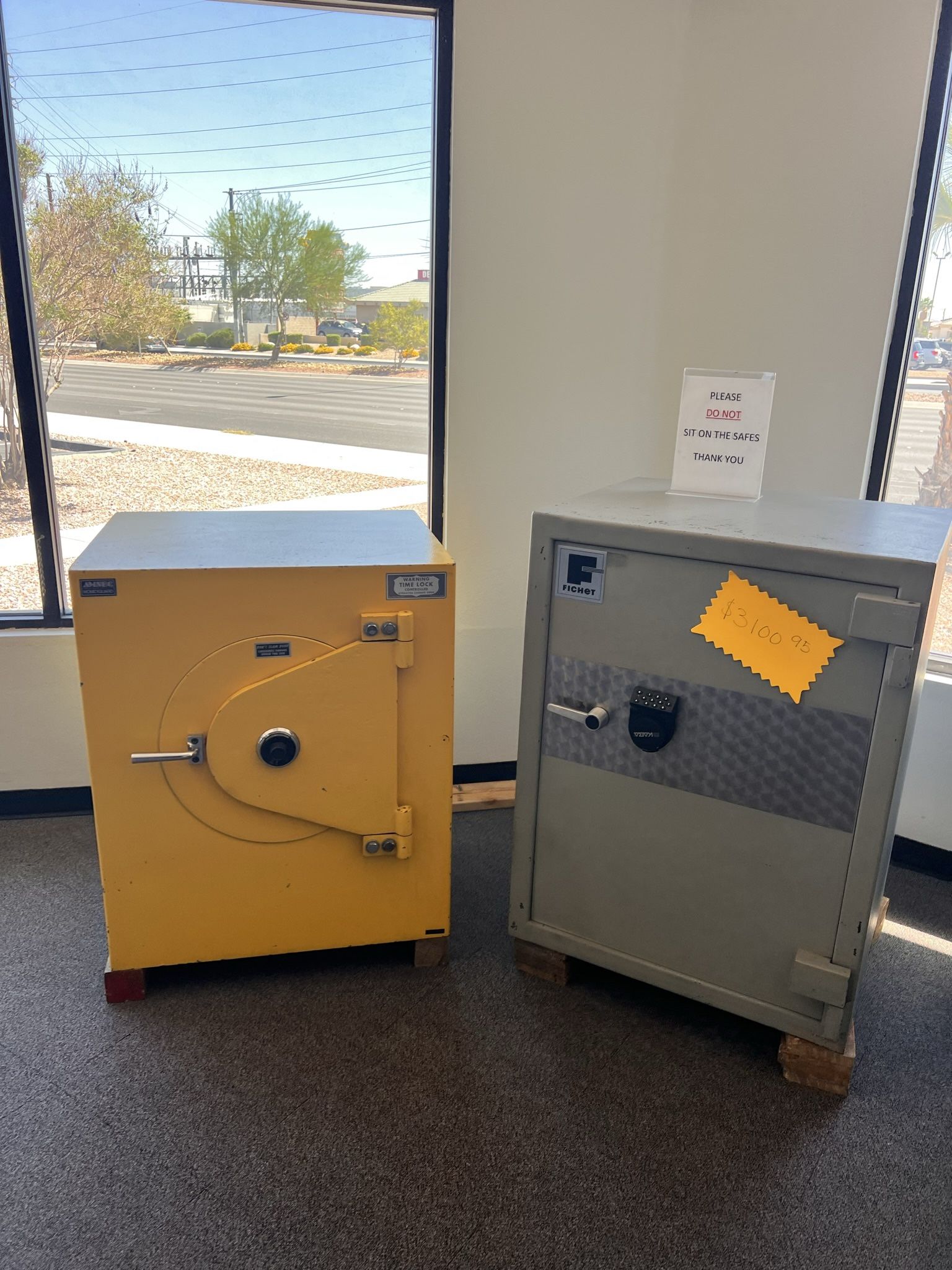 Safe T L15. TL30 for Sale in Las Vegas, NV - OfferUp