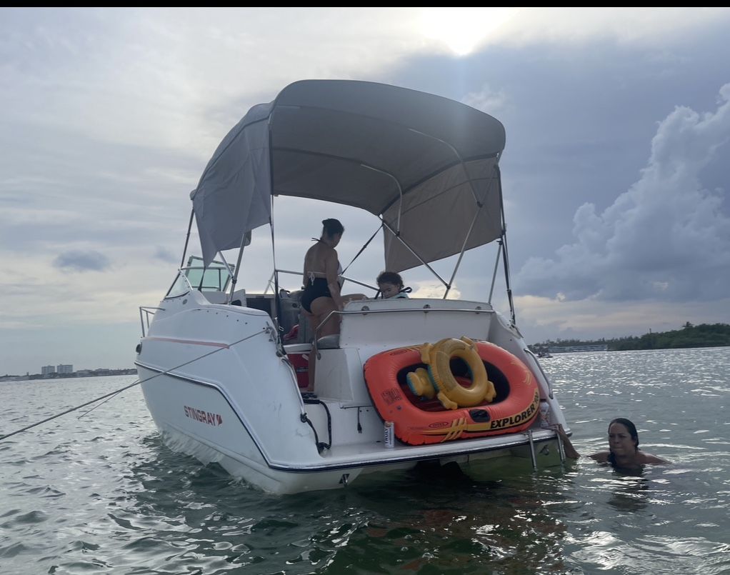 23.6’. STINGRAY cruiser Big Cabin,Bathroom. Fresh Water. Ect for Sale ...