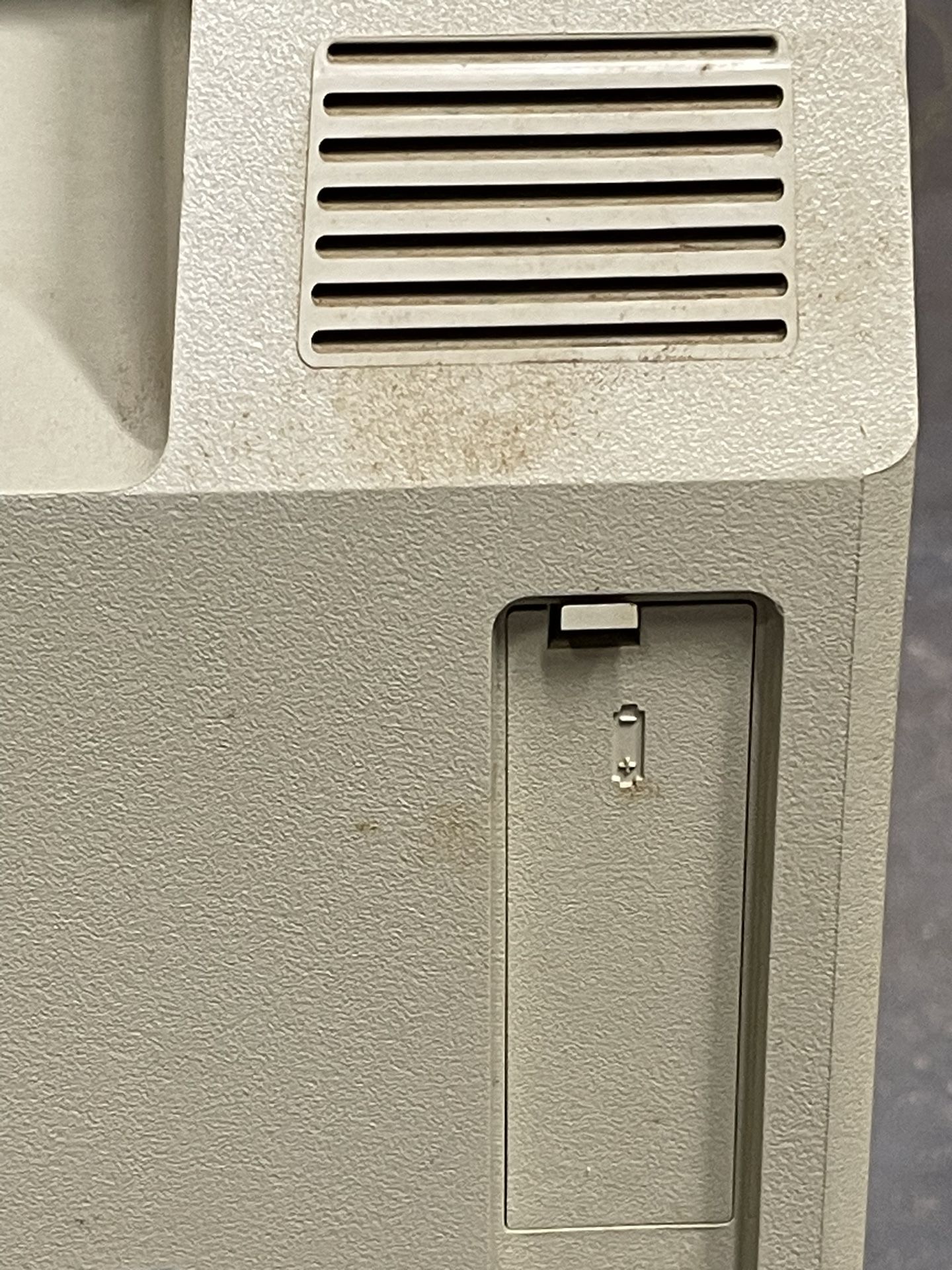 Vintage Apple Macintosh Plus 1MB Desktop Computer - M0001A Monitor Only ...