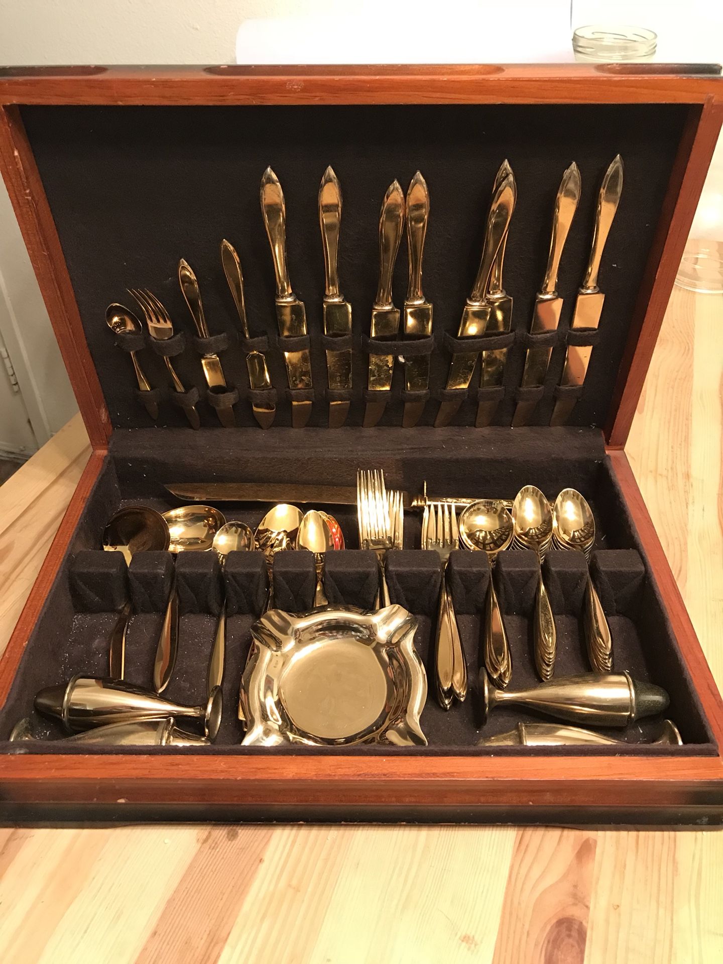 Vintage Gold Dirilyte flatware 64 piece set for Sale in Phoenix, AZ - OfferUp