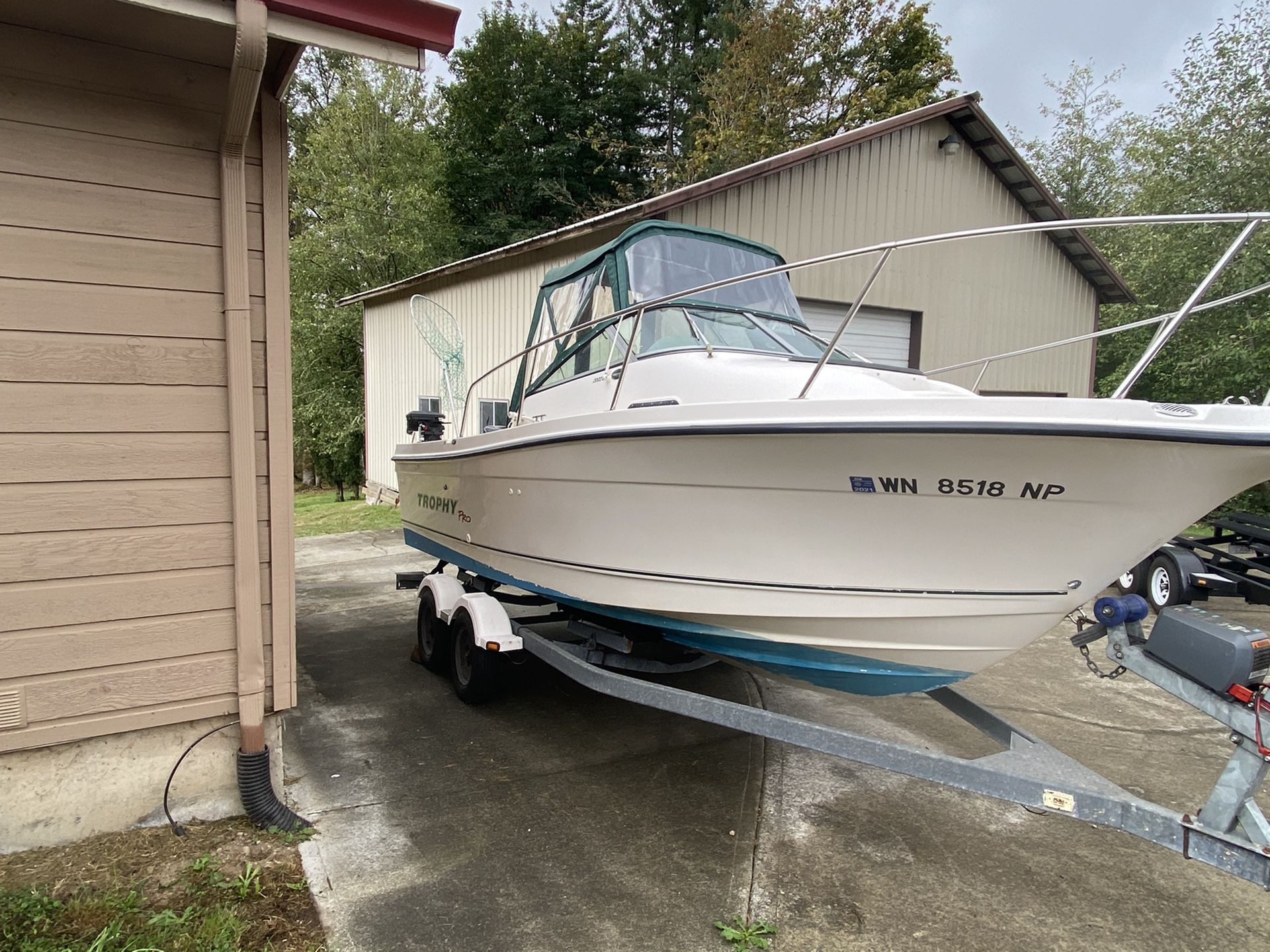 2004 Trophy Pro walk around 22 ft for Sale in Renton, WA - OfferUp