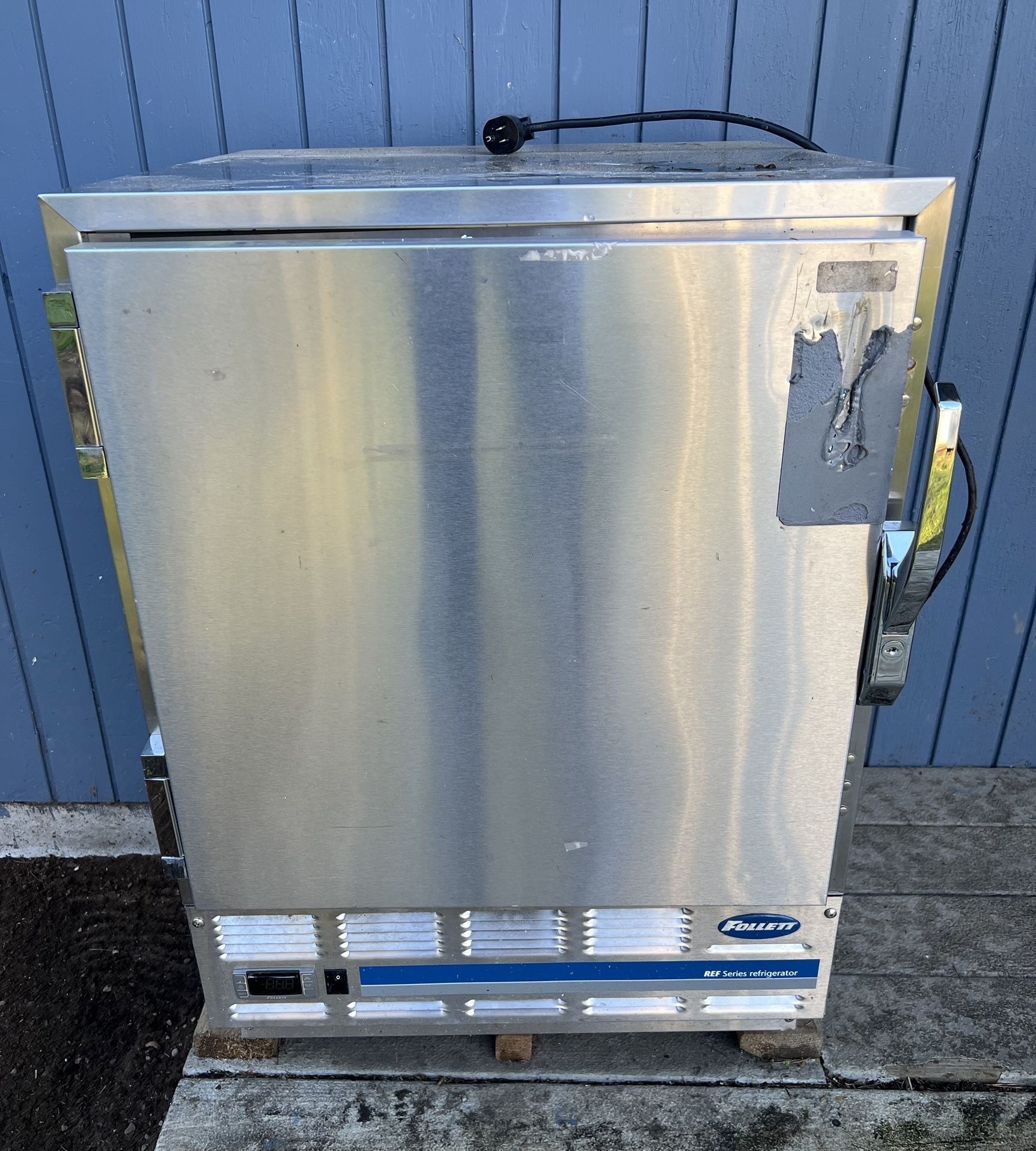 Hospital grade fridge! Free!! for Sale in Steilacoom, WA - OfferUp