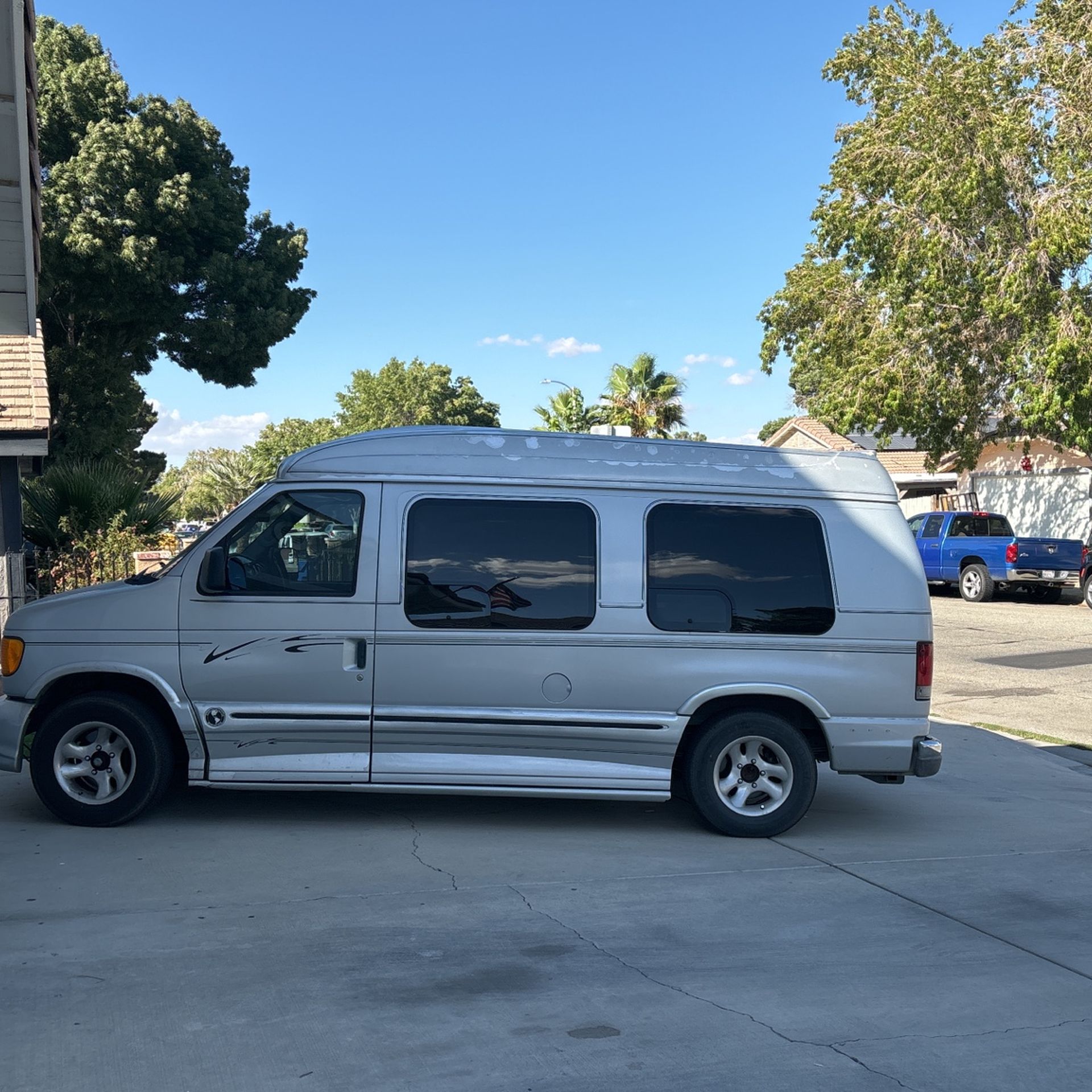 2004 Ford E-150 for Sale in Lancaster, CA - OfferUp