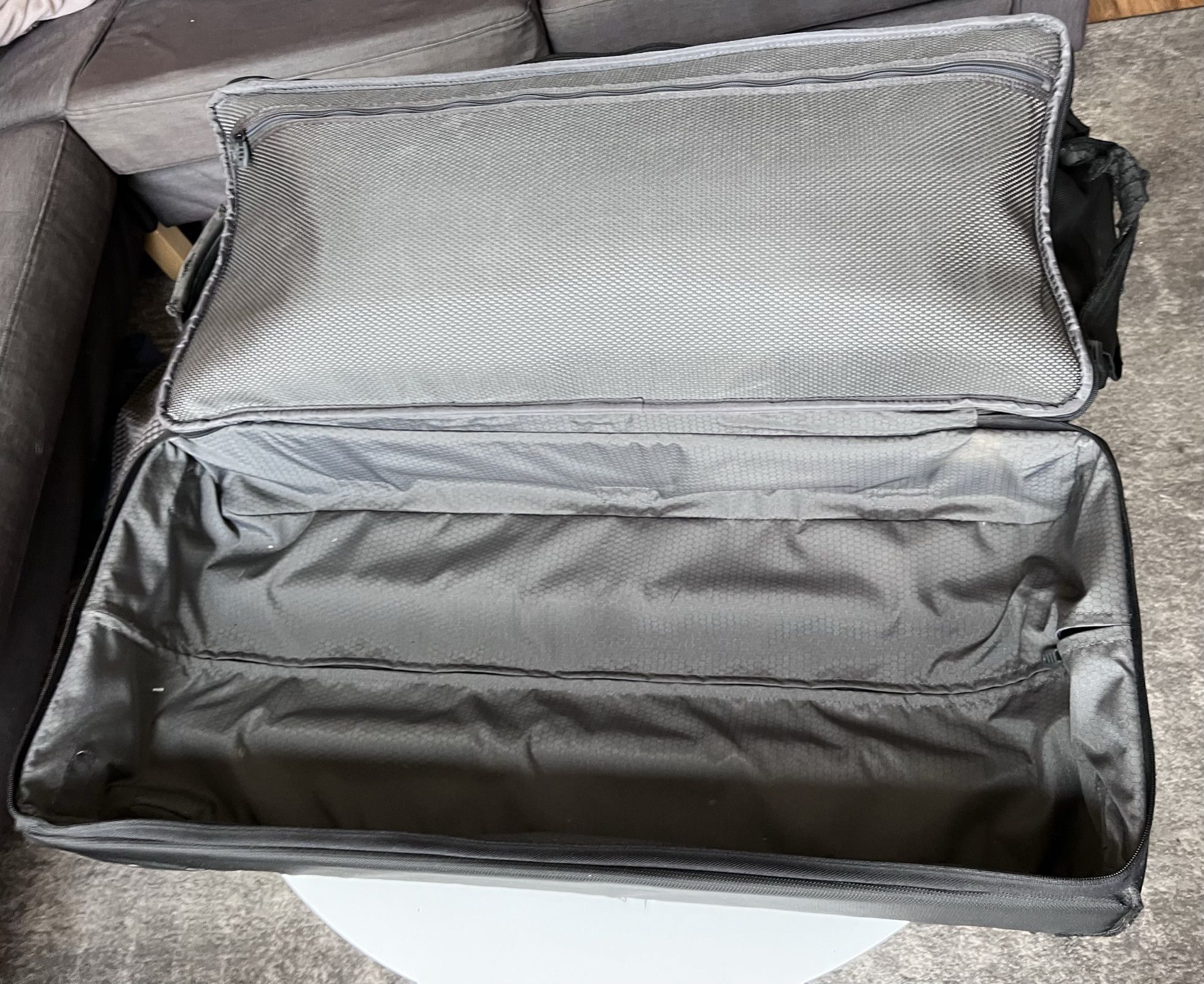 Tumi Bag/Luggage - Alpha Ballistic 554C Carry On Shelled Duffel Split ...