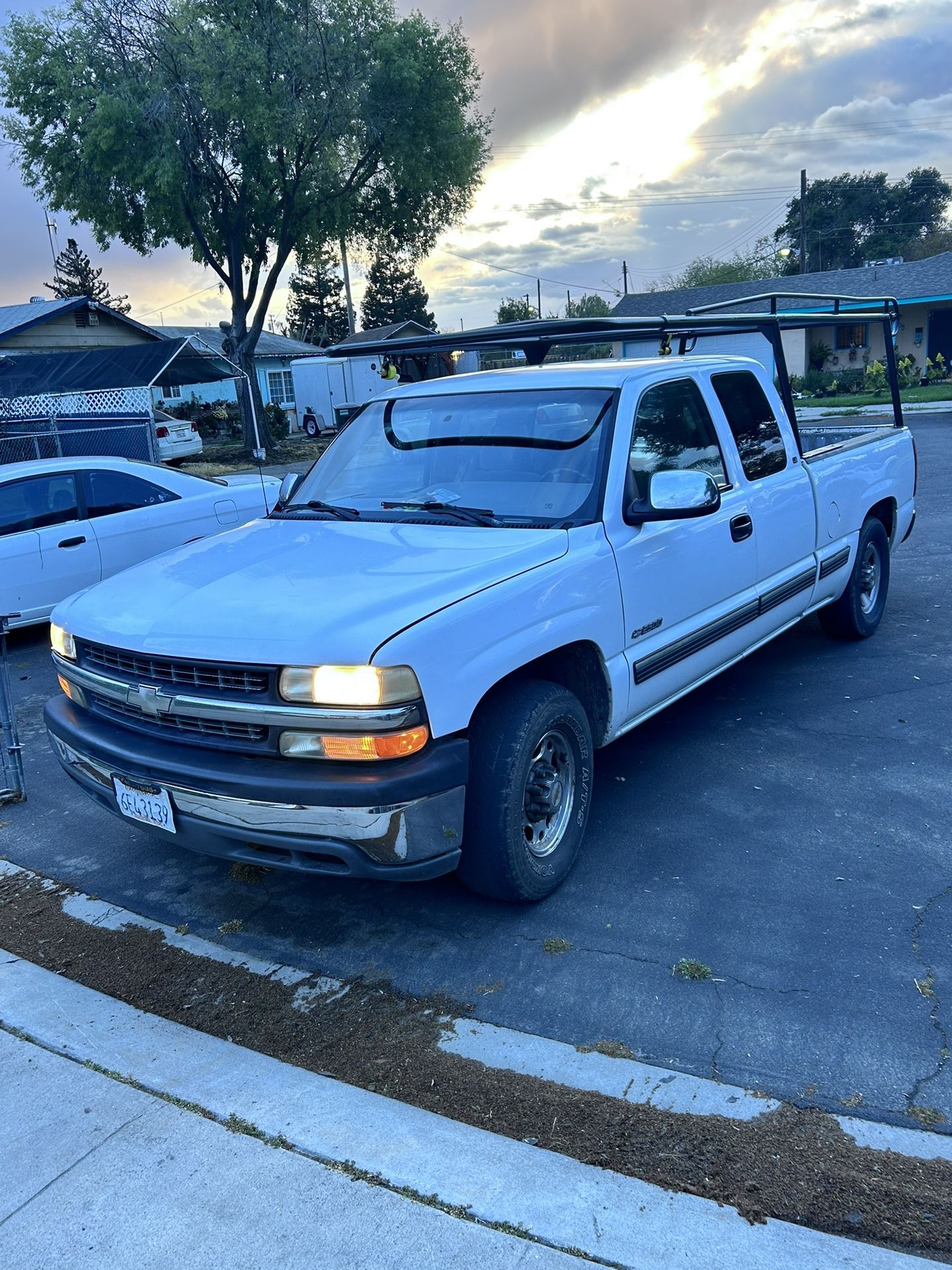2000 Chevrolet Silverado 2500 for Sale in Modesto, CA - OfferUp