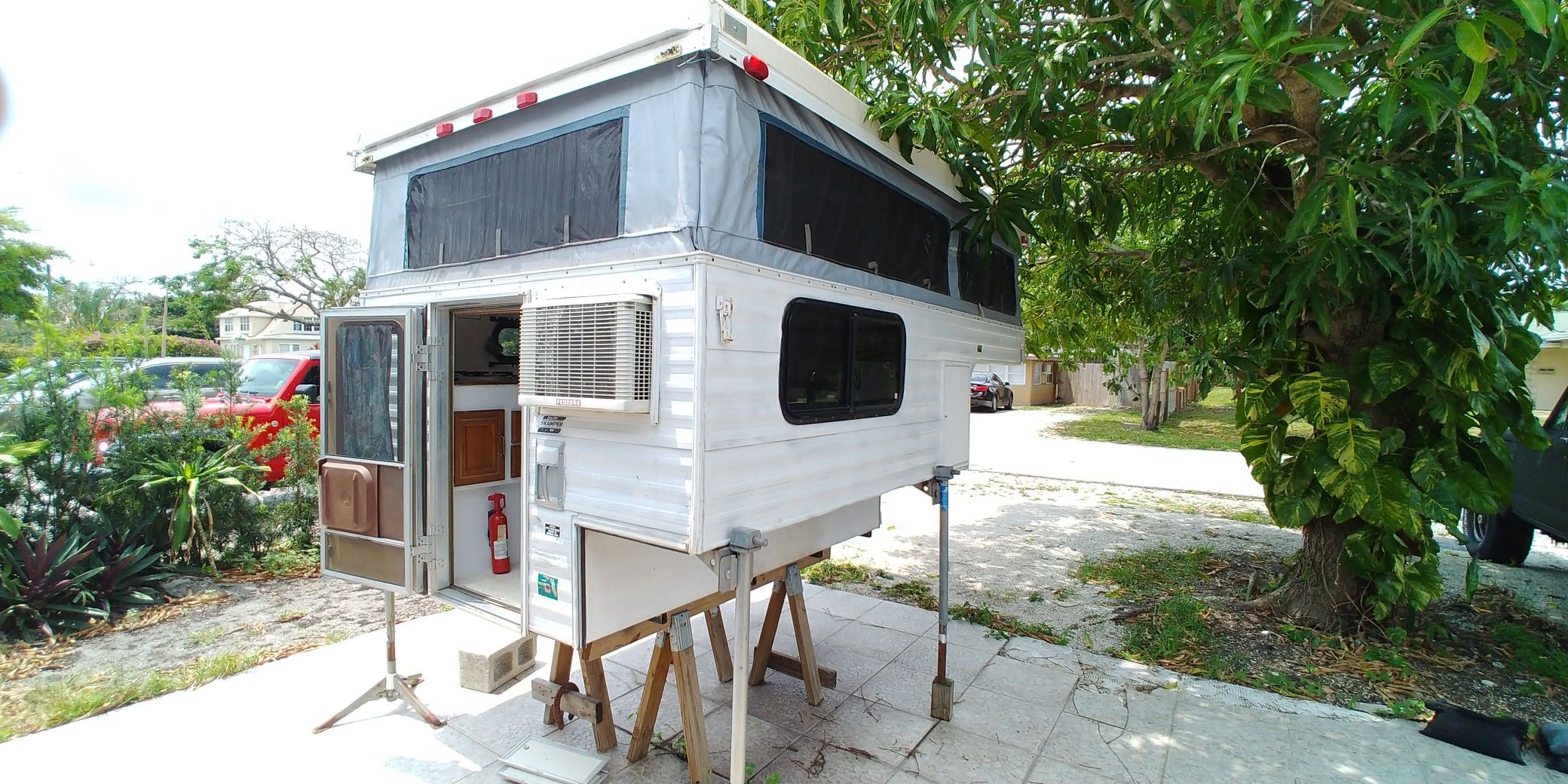 Skamper pop up truck slide in camper for Sale in Fort Lauderdale, FL ...