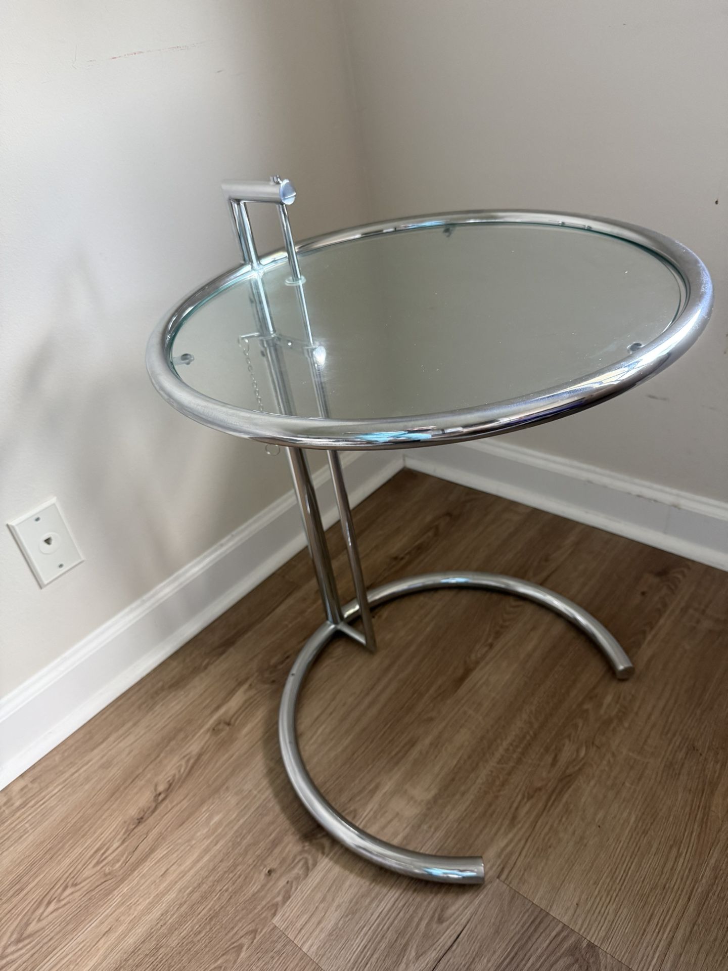Adjustable Glass/chrome End Table for Sale in Boca Raton, FL - OfferUp