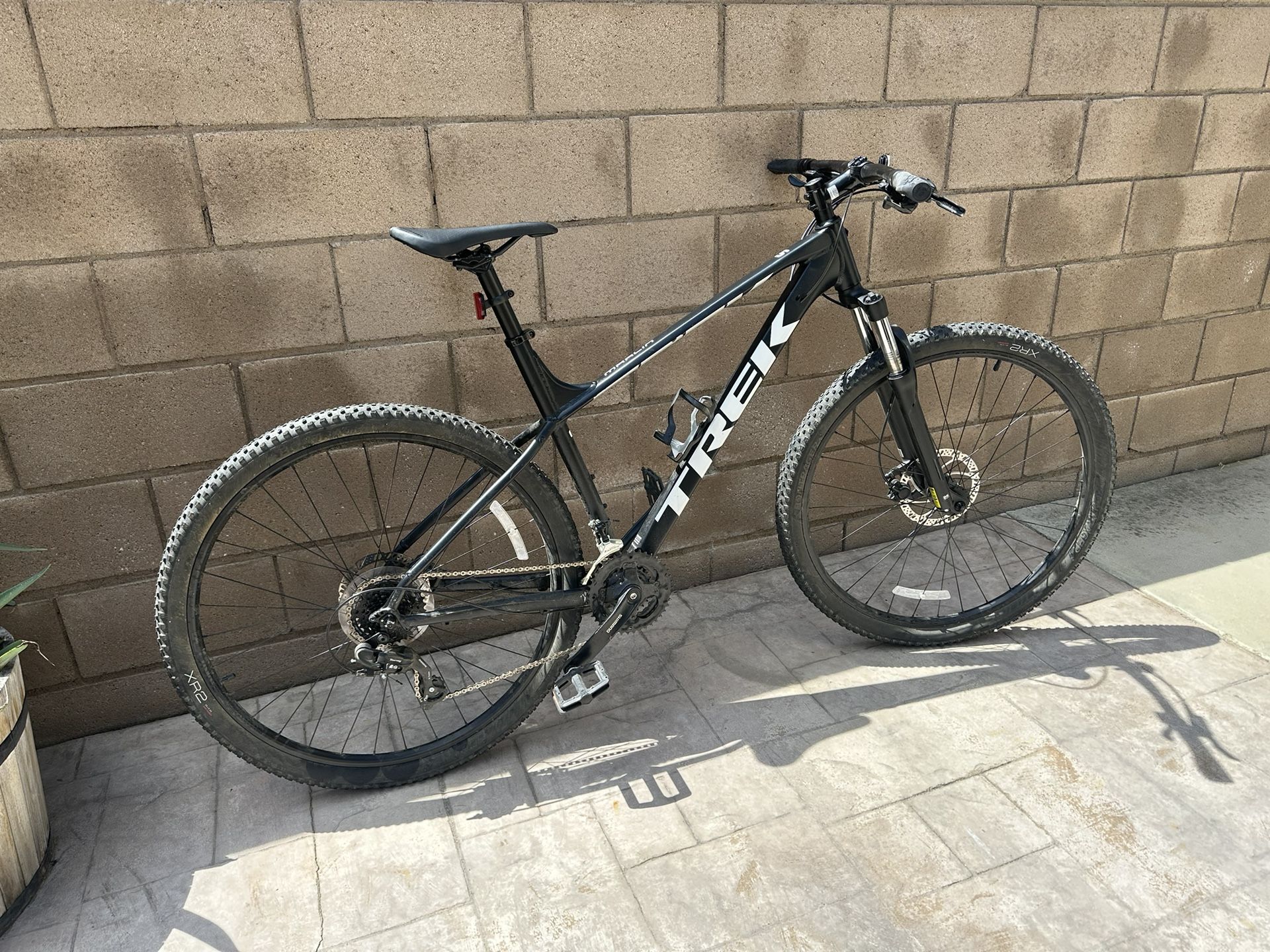 Trek Marlin 5 XL 29” Mountain Bike for Sale in Oak Glen, CA - OfferUp