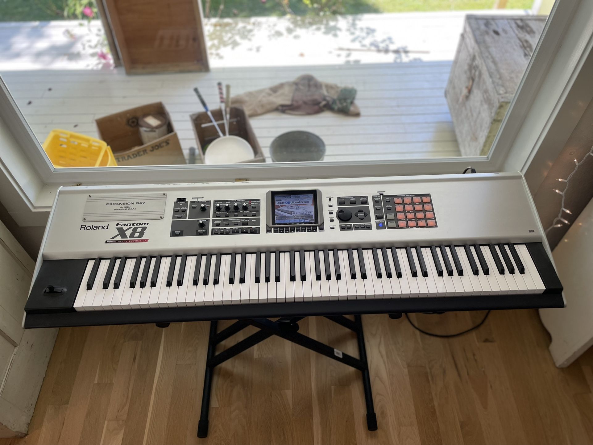 Roland Fantom X8