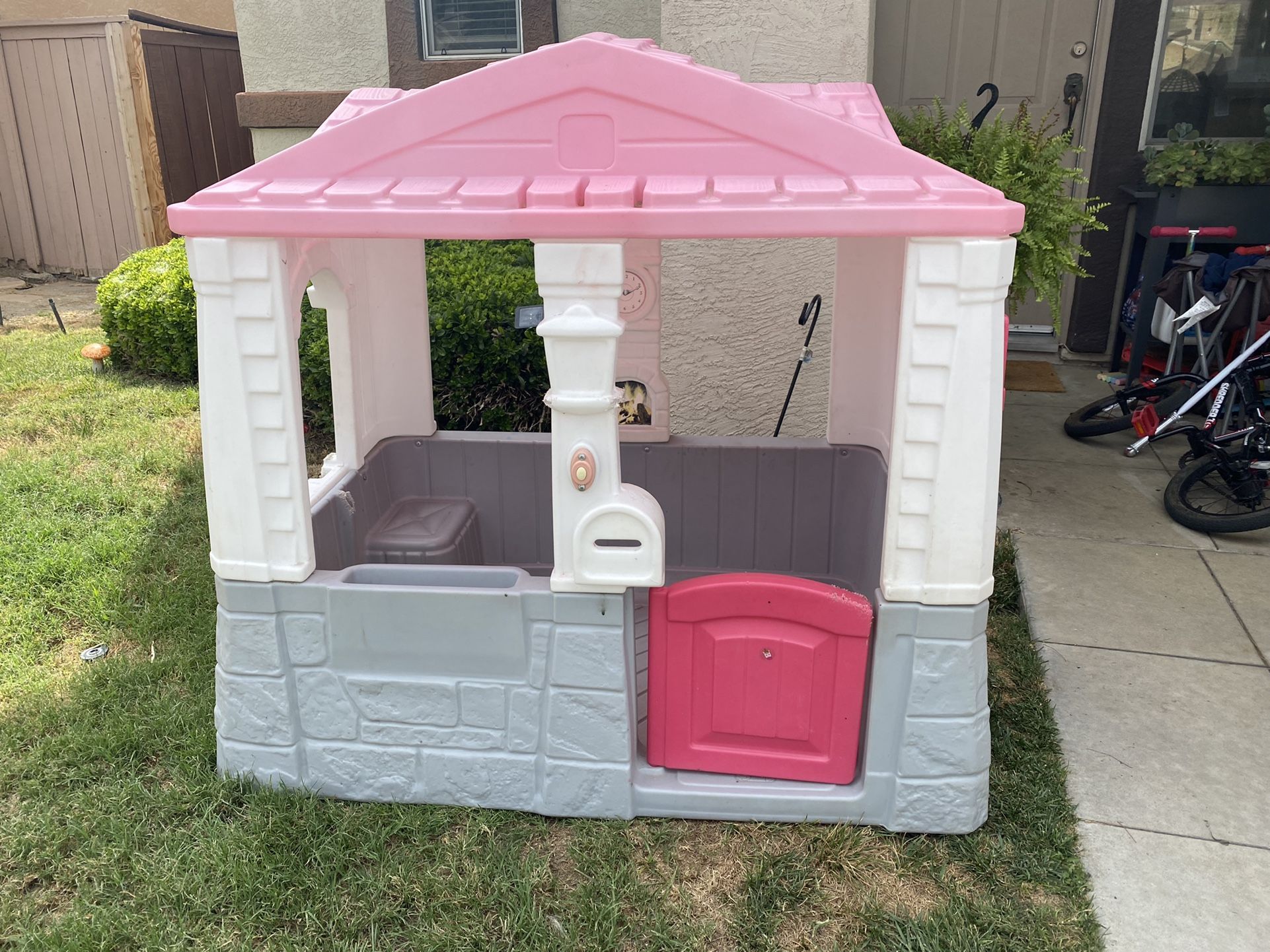 Step 2 Plastic Playhouse