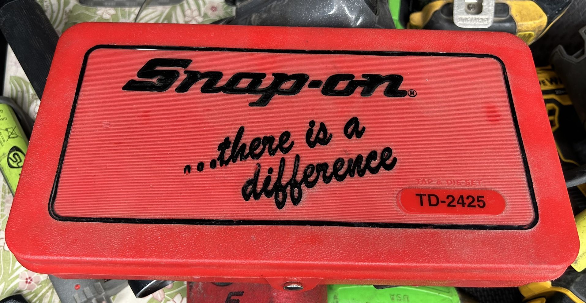 Snap-On TD-2425 SAE Tap & Die Set for Sale in Vista, CA - OfferUp