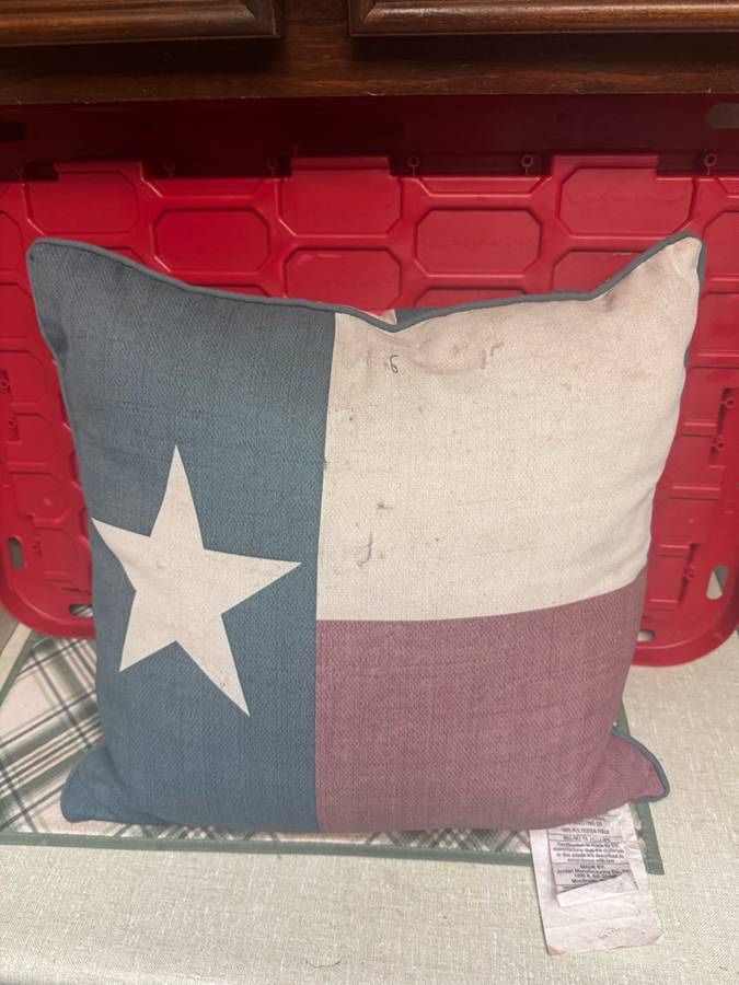 Free Texas State Flag Pillow for Sale in San Antonio, TX - OfferUp
