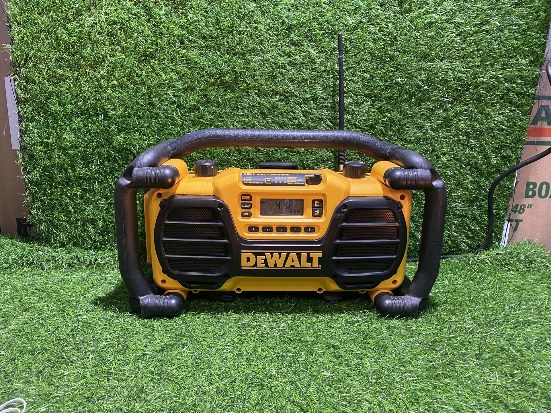 DeWalt DC012 Work Site Charger/Radio & Battery for Sale in Bellevue, WA - OfferUp