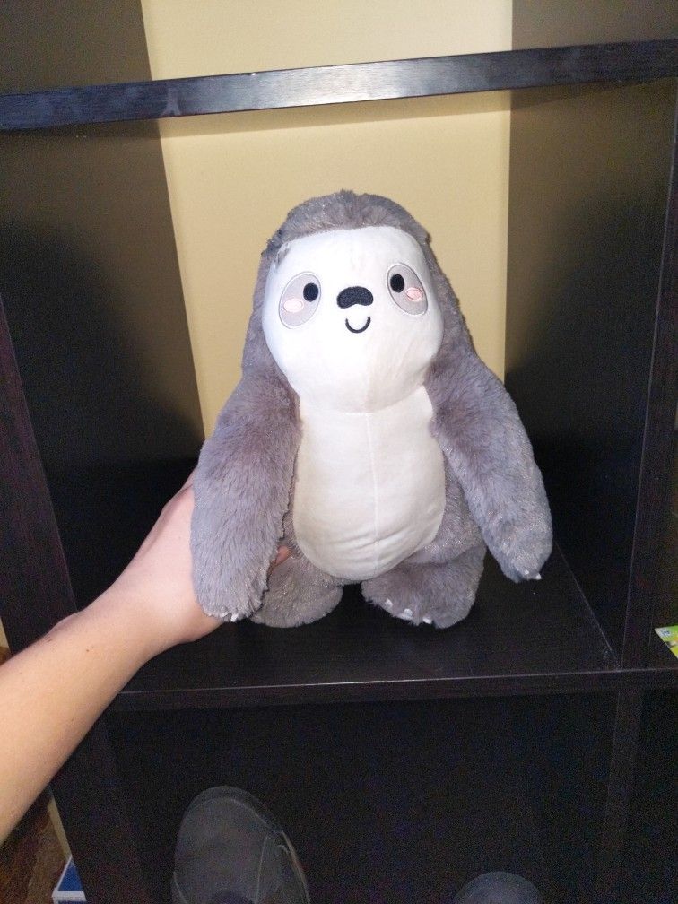 Lavender Sloth Stuffed Animal for Sale in Bakersfield, CA - OfferUp