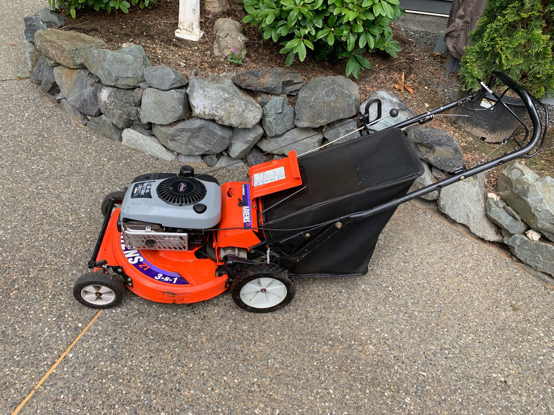 Ariens 21 inch Lawn mower for Sale in Lynnwood, WA - OfferUp